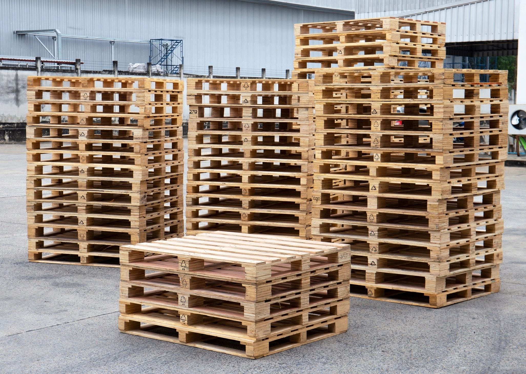 Pallet Collection & Purchasing in Kent | Ashford Pallet Services