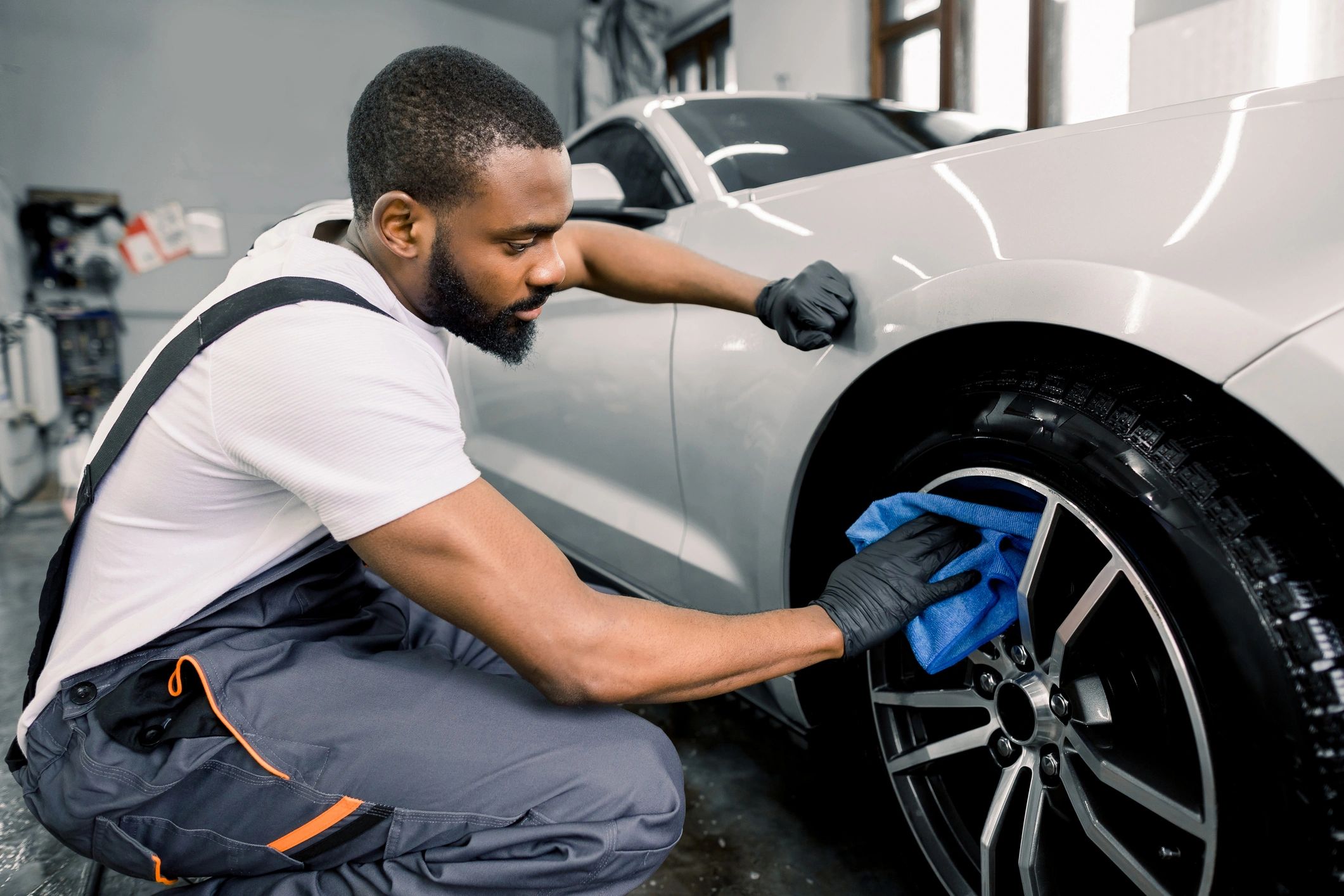 DIAMOND BODY SHOP CUSTOM PAINTING INC