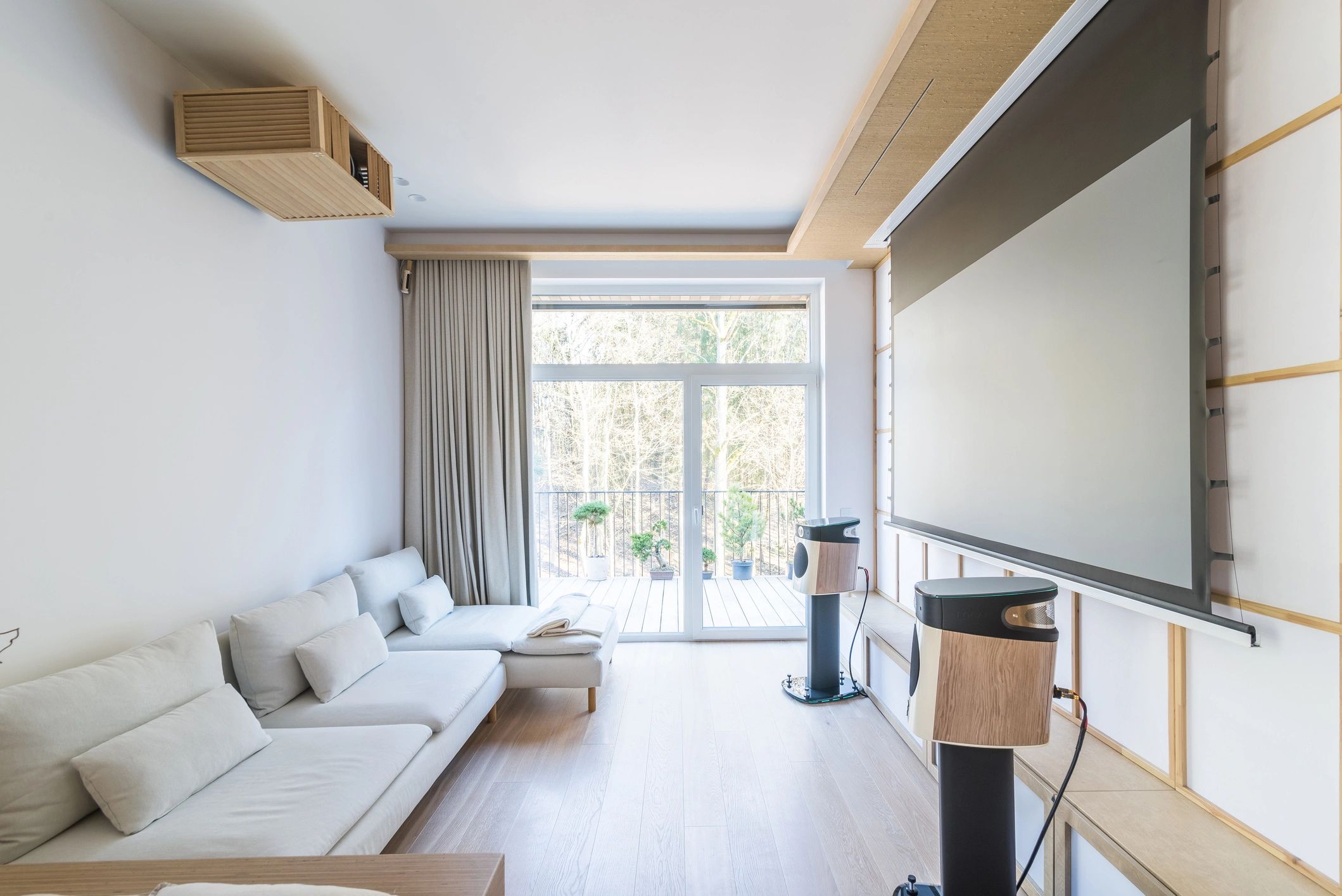 Escent Smart Projectors