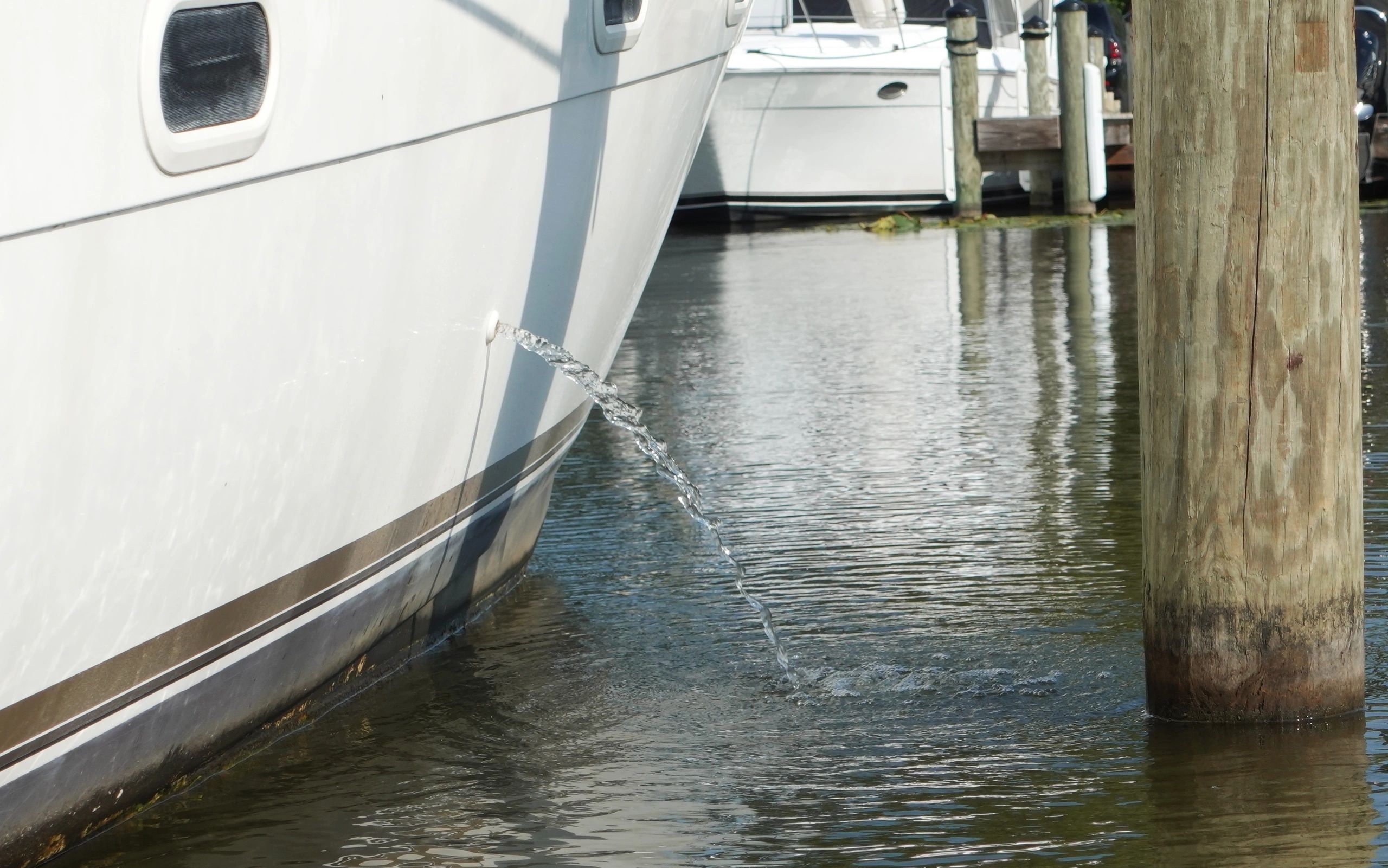 Expert Boat Works for Your Marine AC Needs