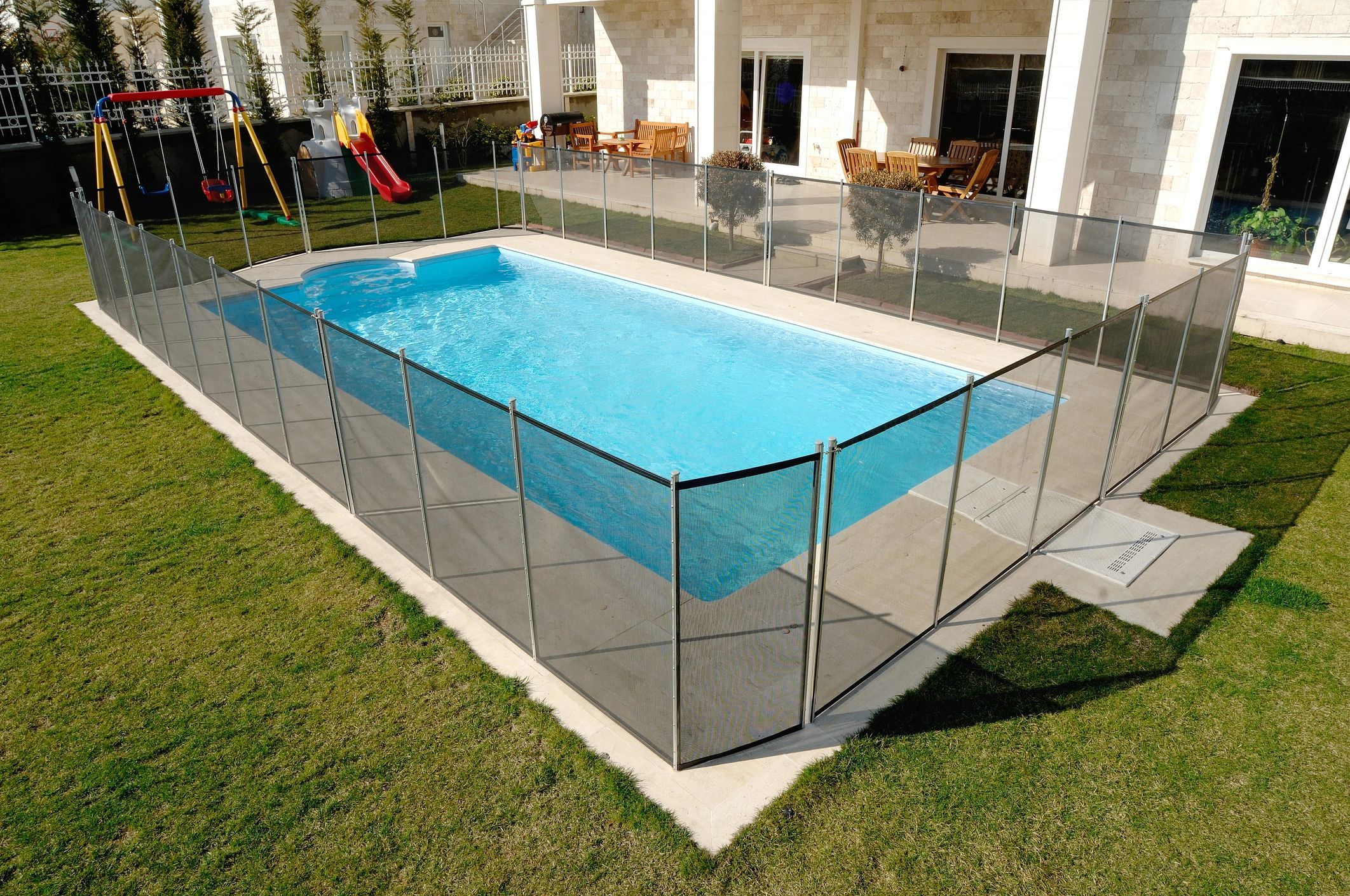 IRON & MESH POOL FENCE INSTALLATION