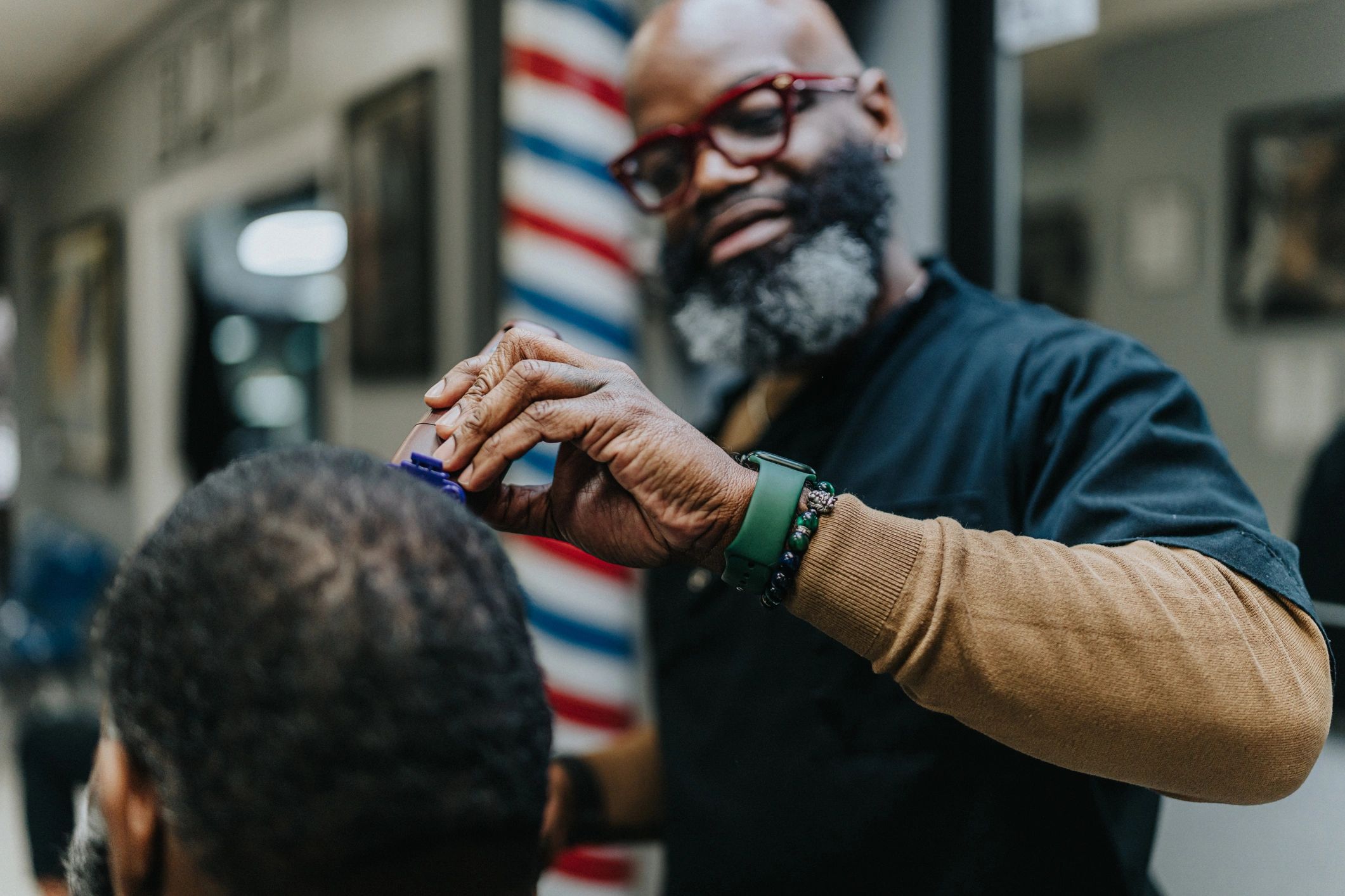 Expert Barber Haircuts at The Razor Lounge