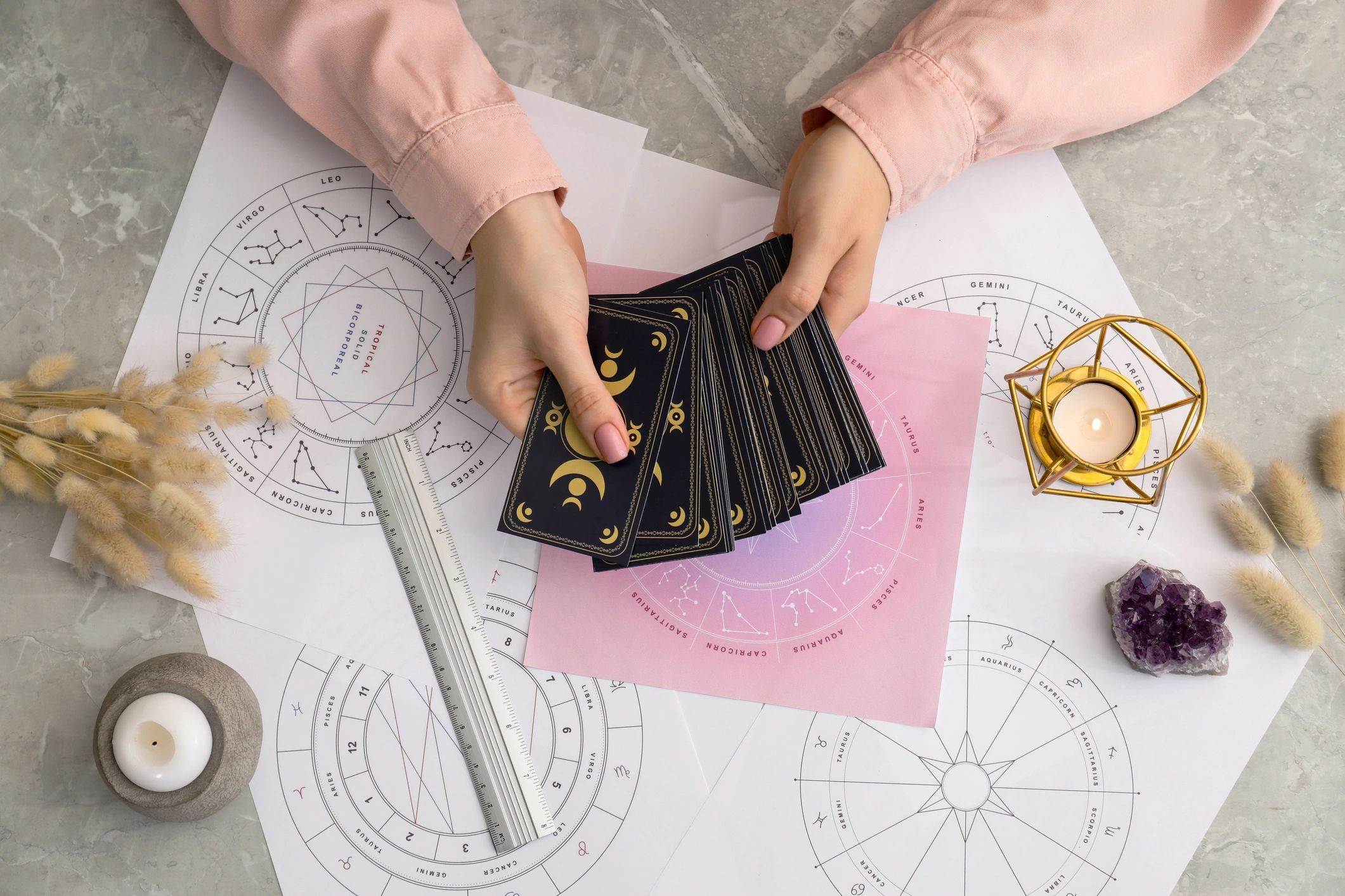 Calgary Psychic Medium - Tarot | Psychic Reading by Nicole