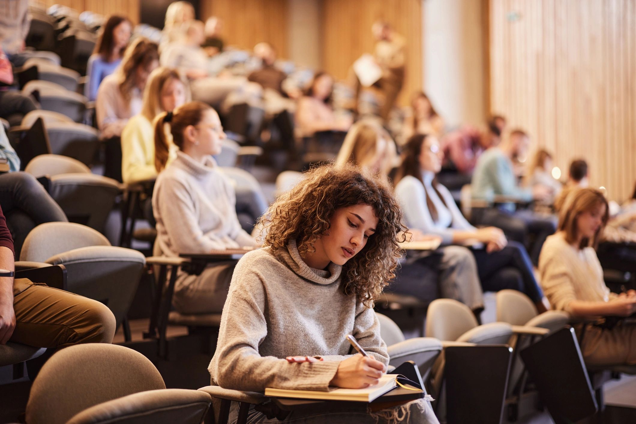 Best Bar Exam Study Aids for Law School Students