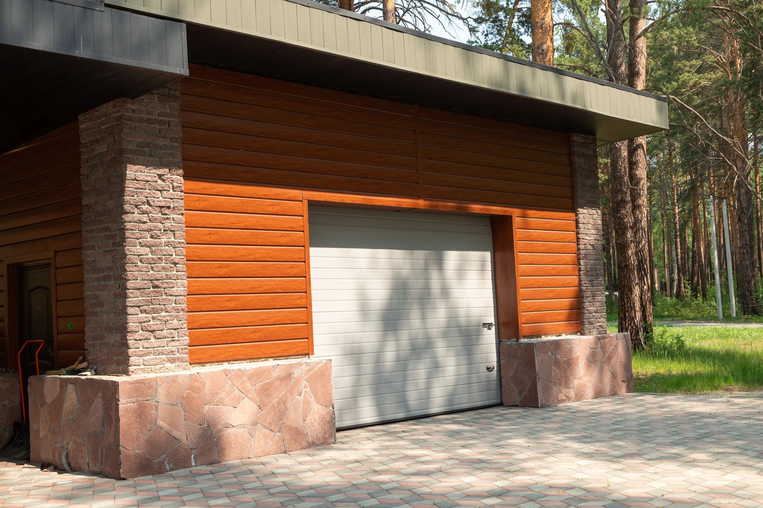 Expert Garage Door Repair Services Near You