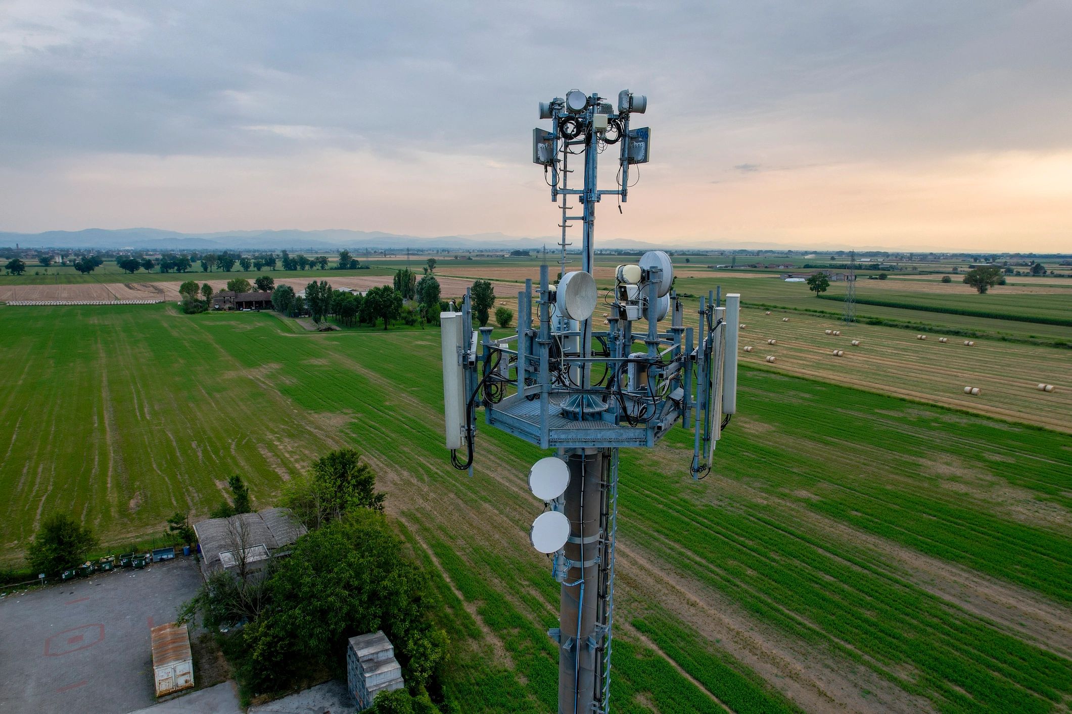 Expert Tower Contractor for Antenna Site Solutions
