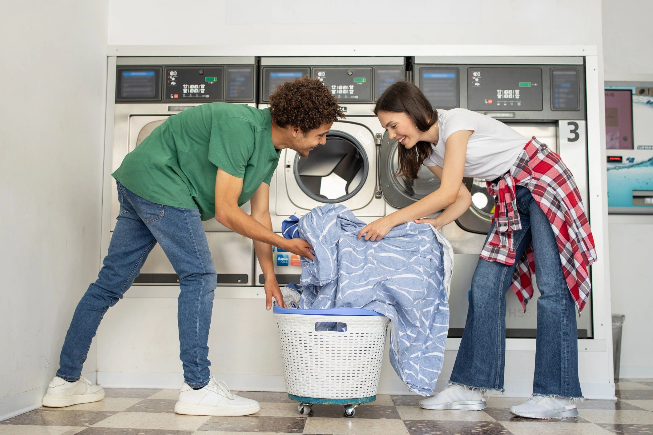 Suds Laundromat – Laundromat in Surprise AZ | Wash & Fold & Self-Service