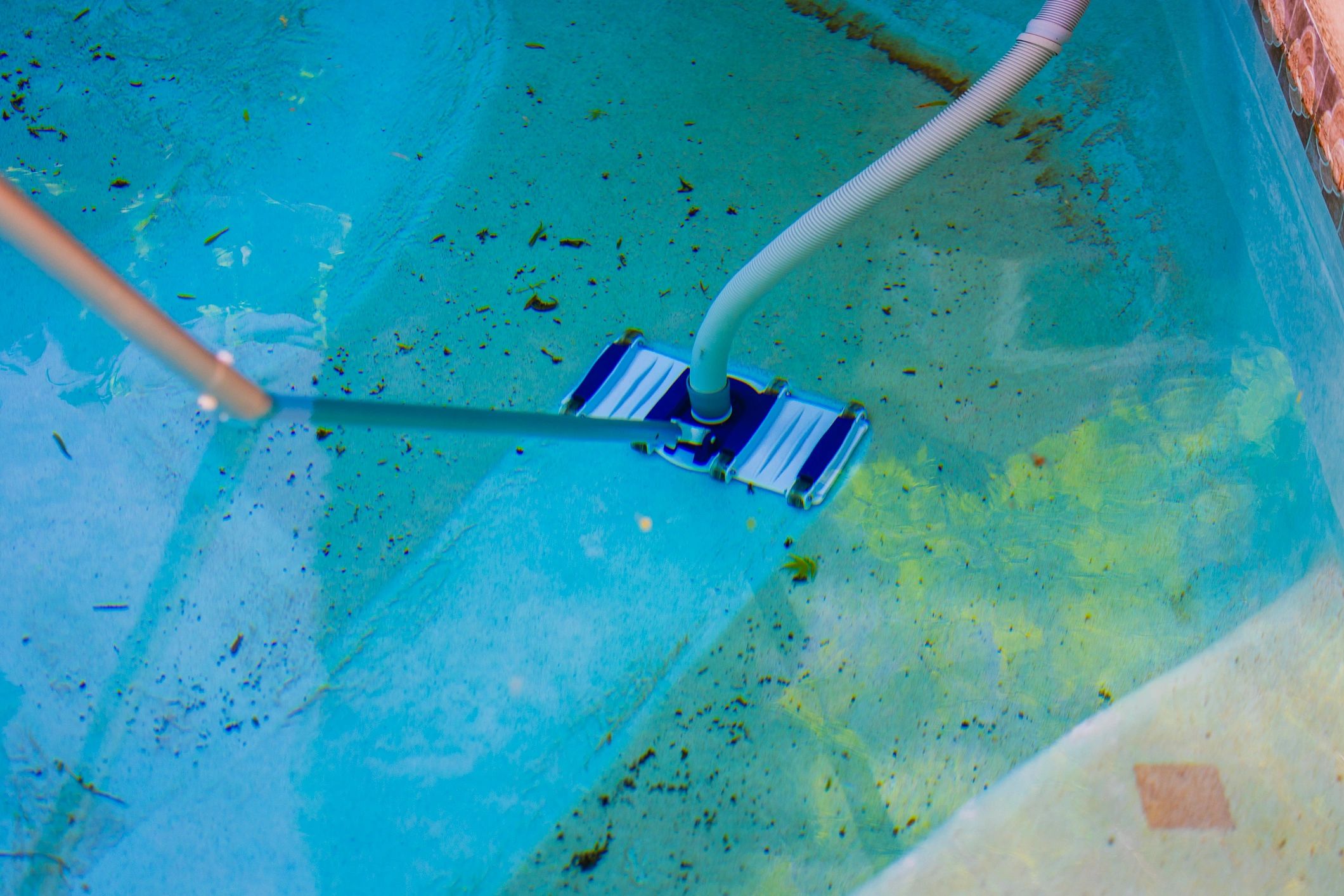 Phosphate and Pollen Prevention Swimming Pool Tips