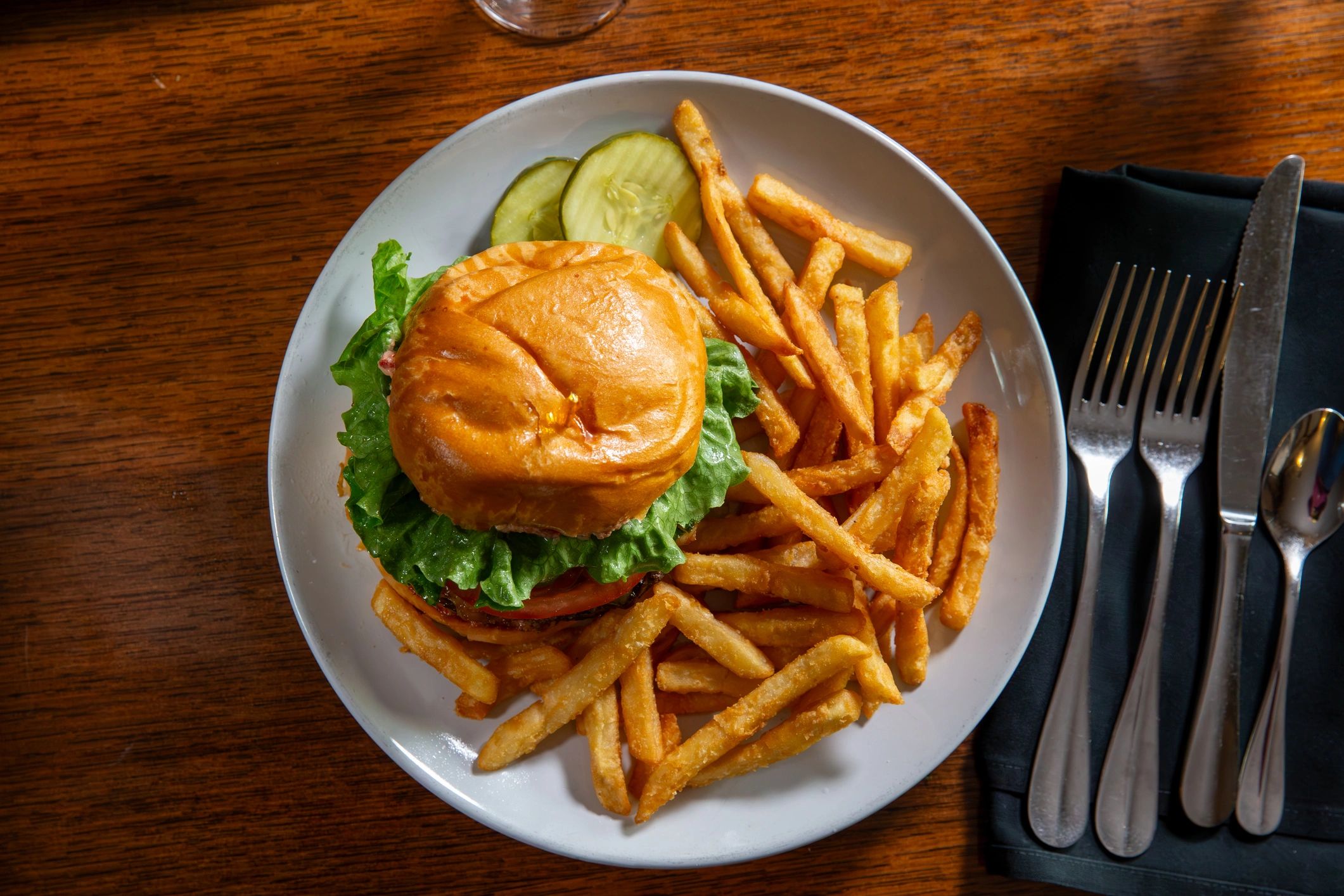 Luckys burgers n shakes 2