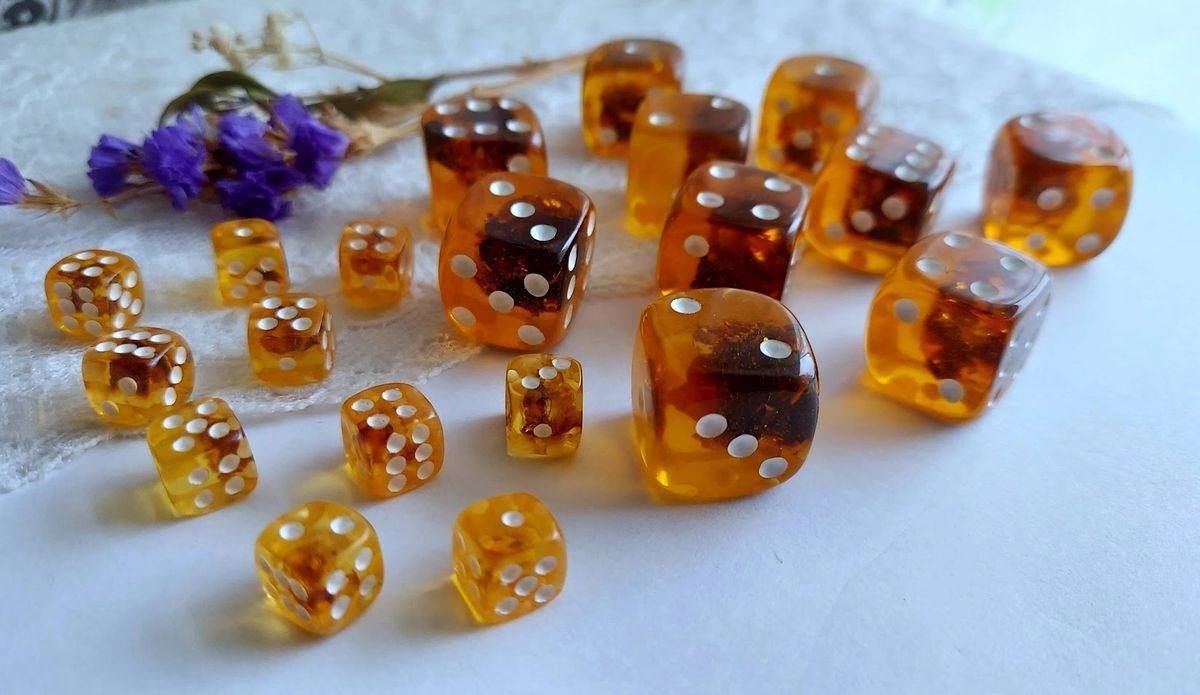 Amber Colored Resin Lucky Dice w/ Amber Chunks ♥️ 10mm Smaller & 20mm ...
