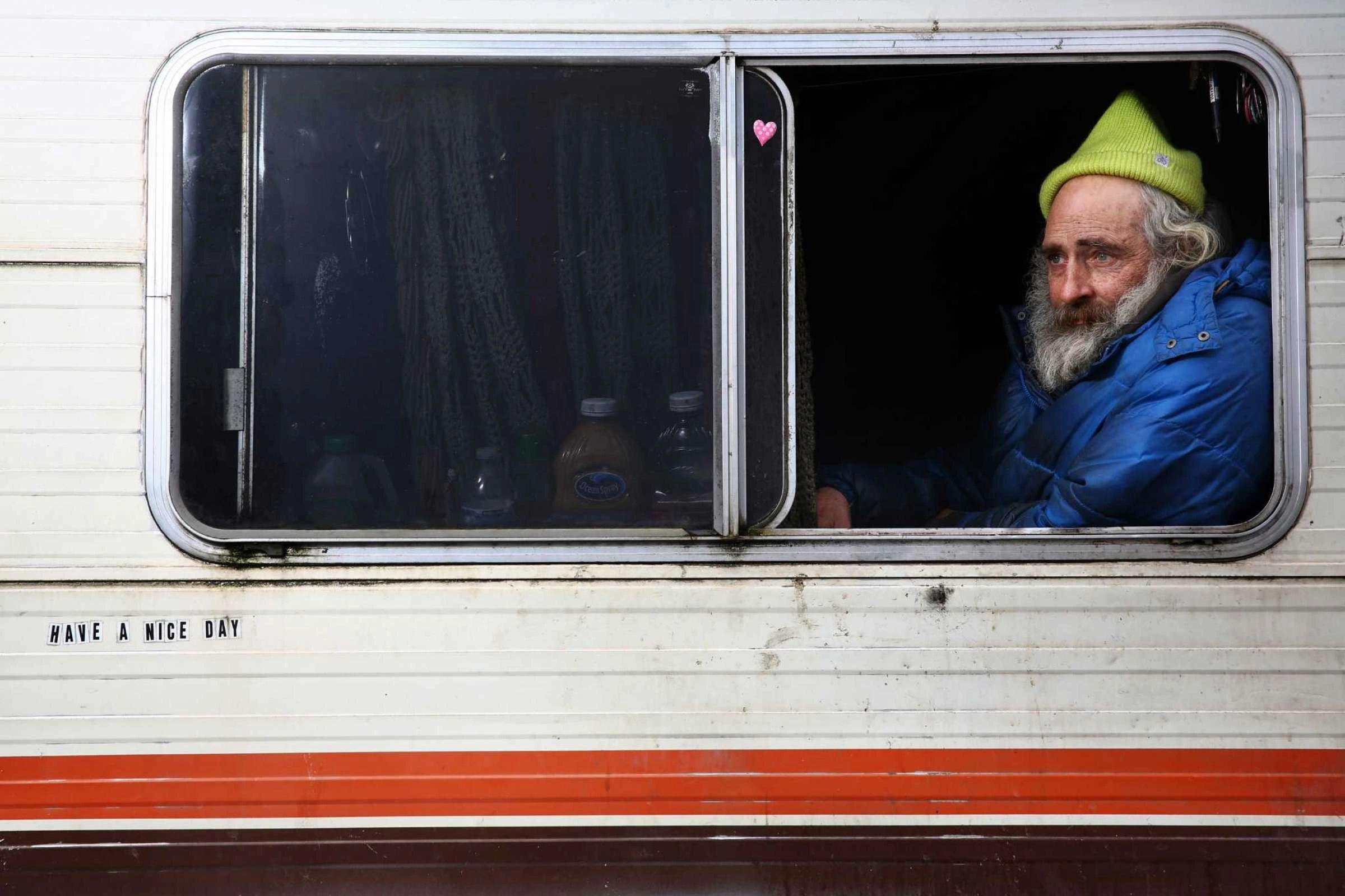 About Us | RV For Homeless