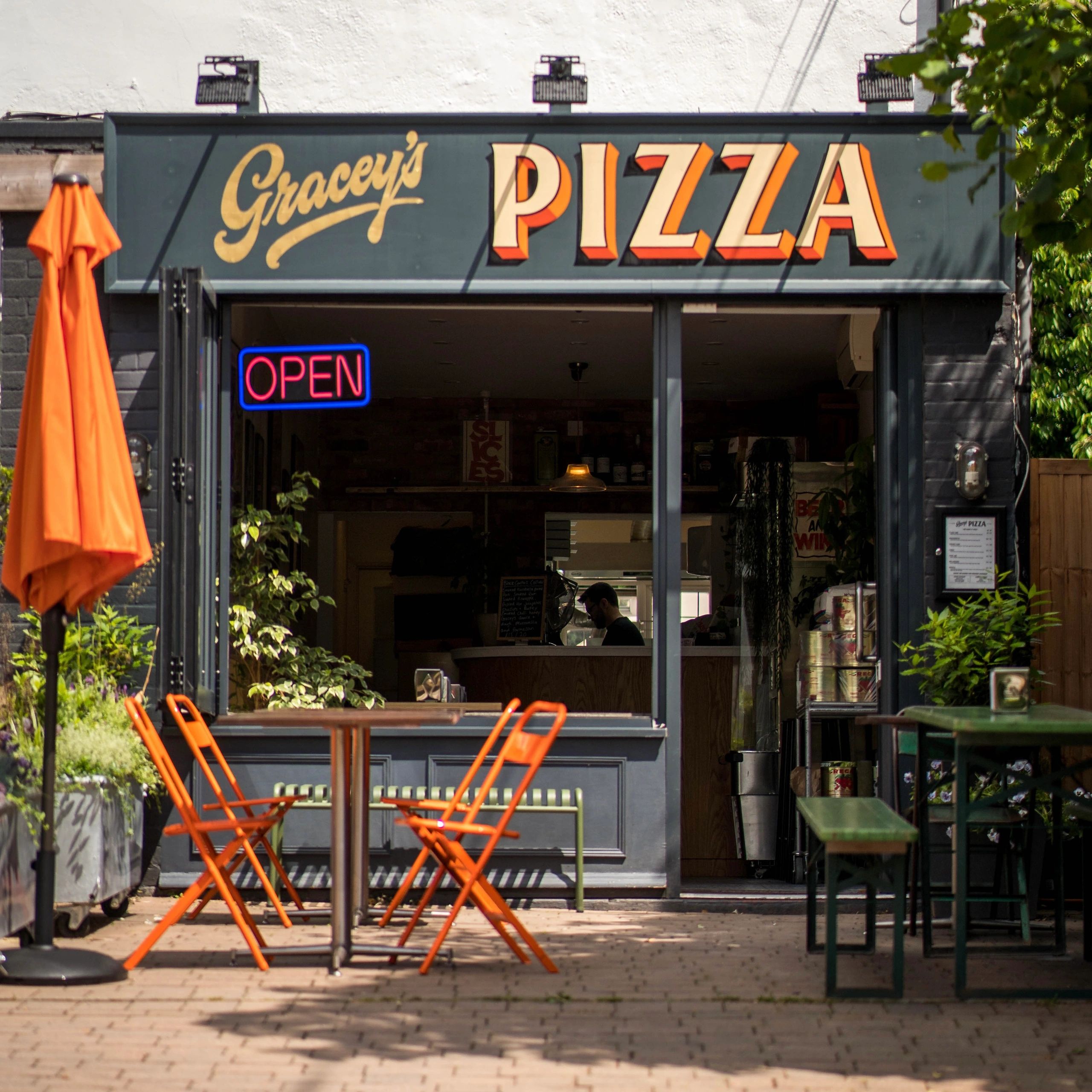 Gracey's Pizza