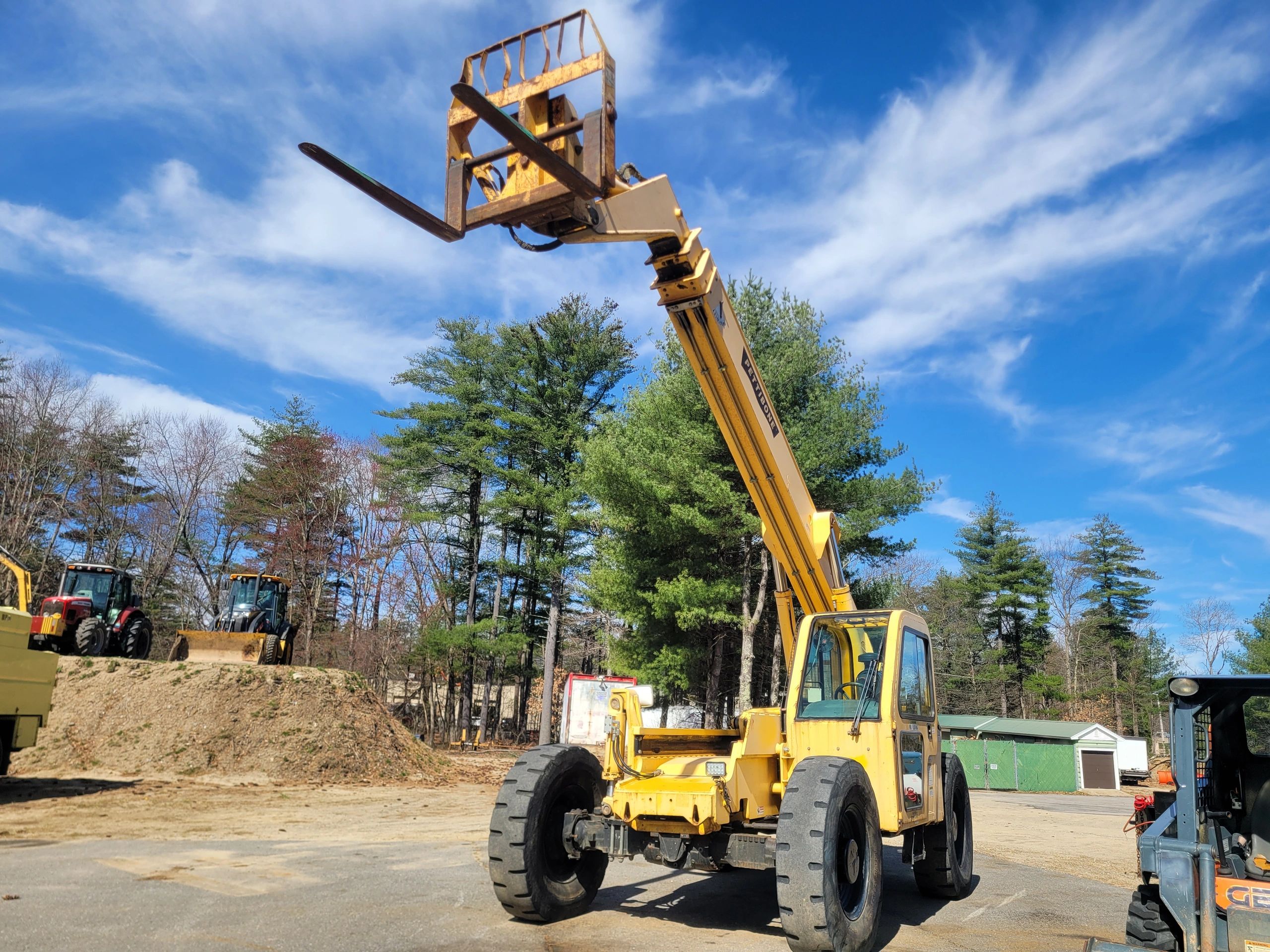 Telescopic Lifts - Lulls | Jaw Sales