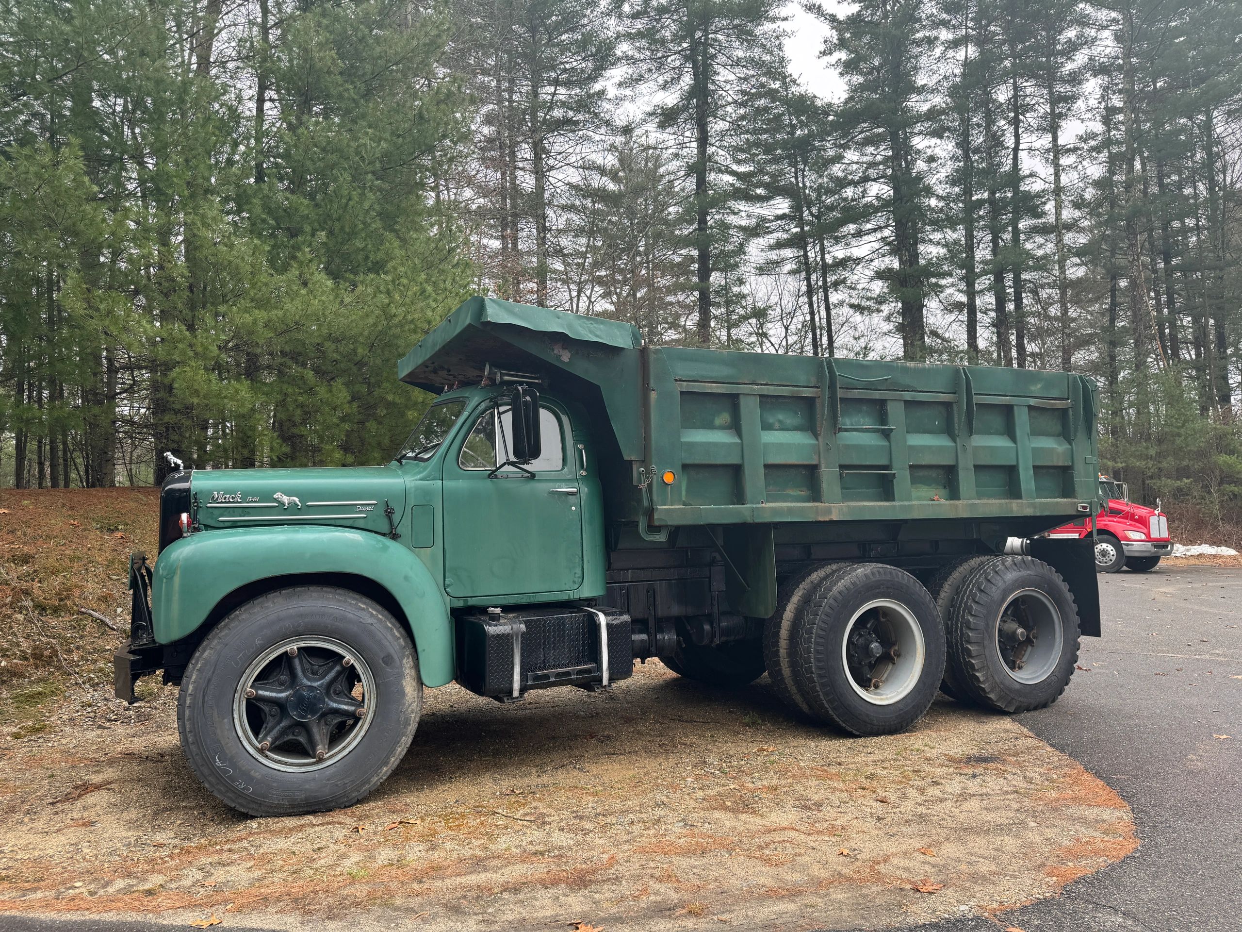 Dump Trucks | Jaw Sales