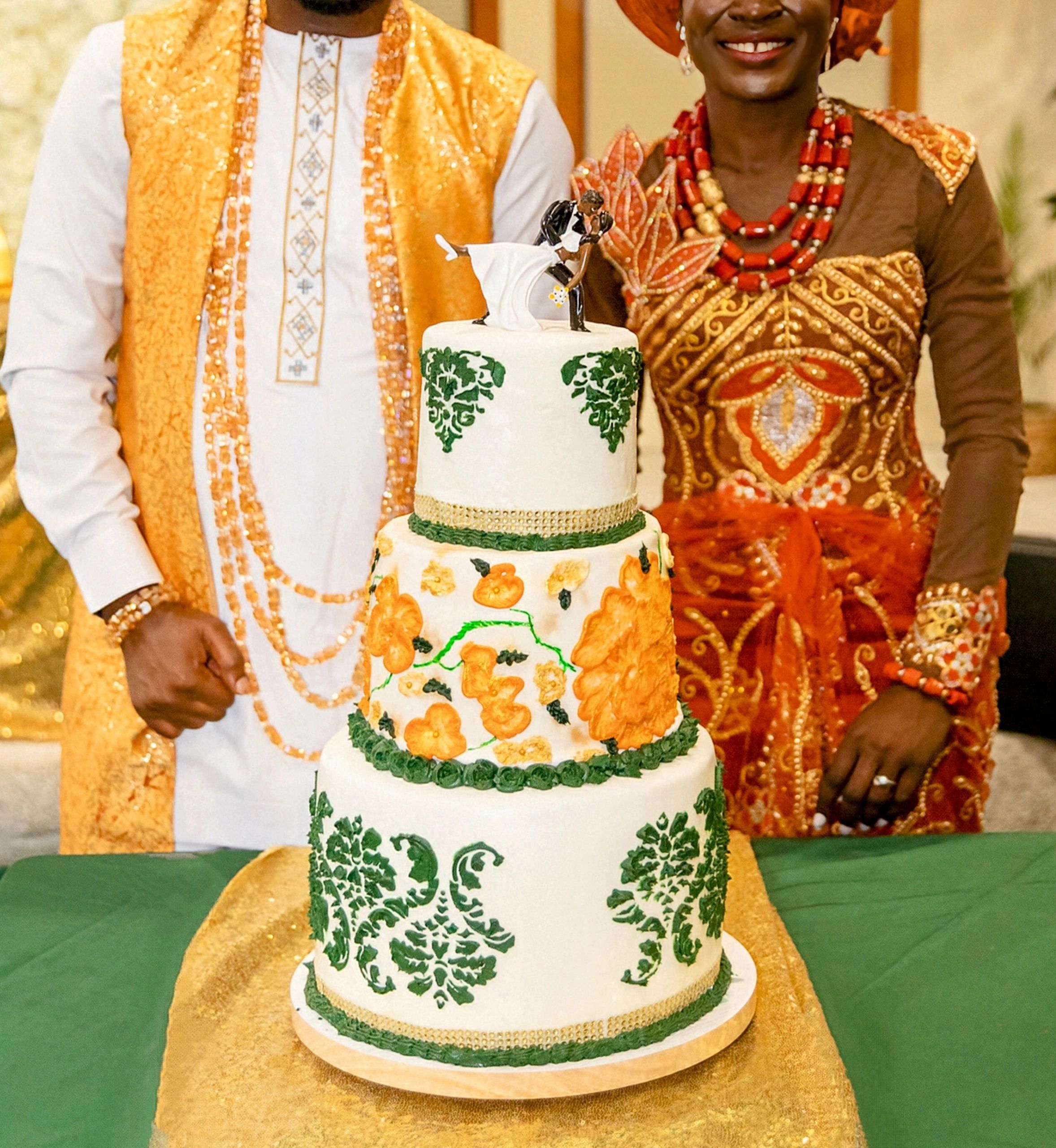 Floating Cake, 3 Tier Cake, Wedding Cake - Glitter Cake - Lansing, Michigan