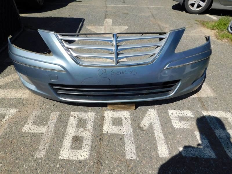 2009-2011 Hyundai Genesis Sedan Front Bumper Grille