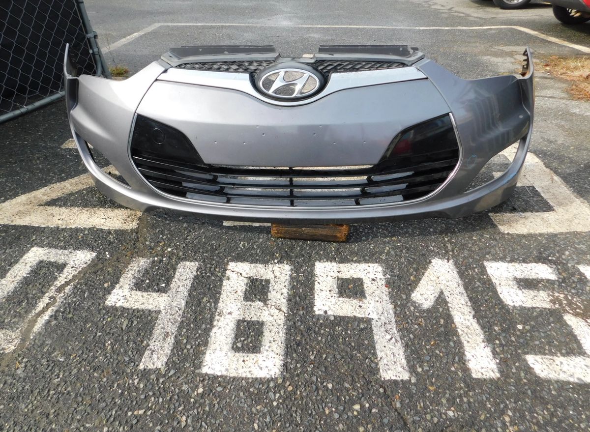 Front Bumper Cover Hyundai Veloster 2012-2017 OEM