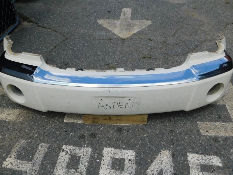2008 2010 CHRYSLER ASPEN FRONT BUMPER OEM