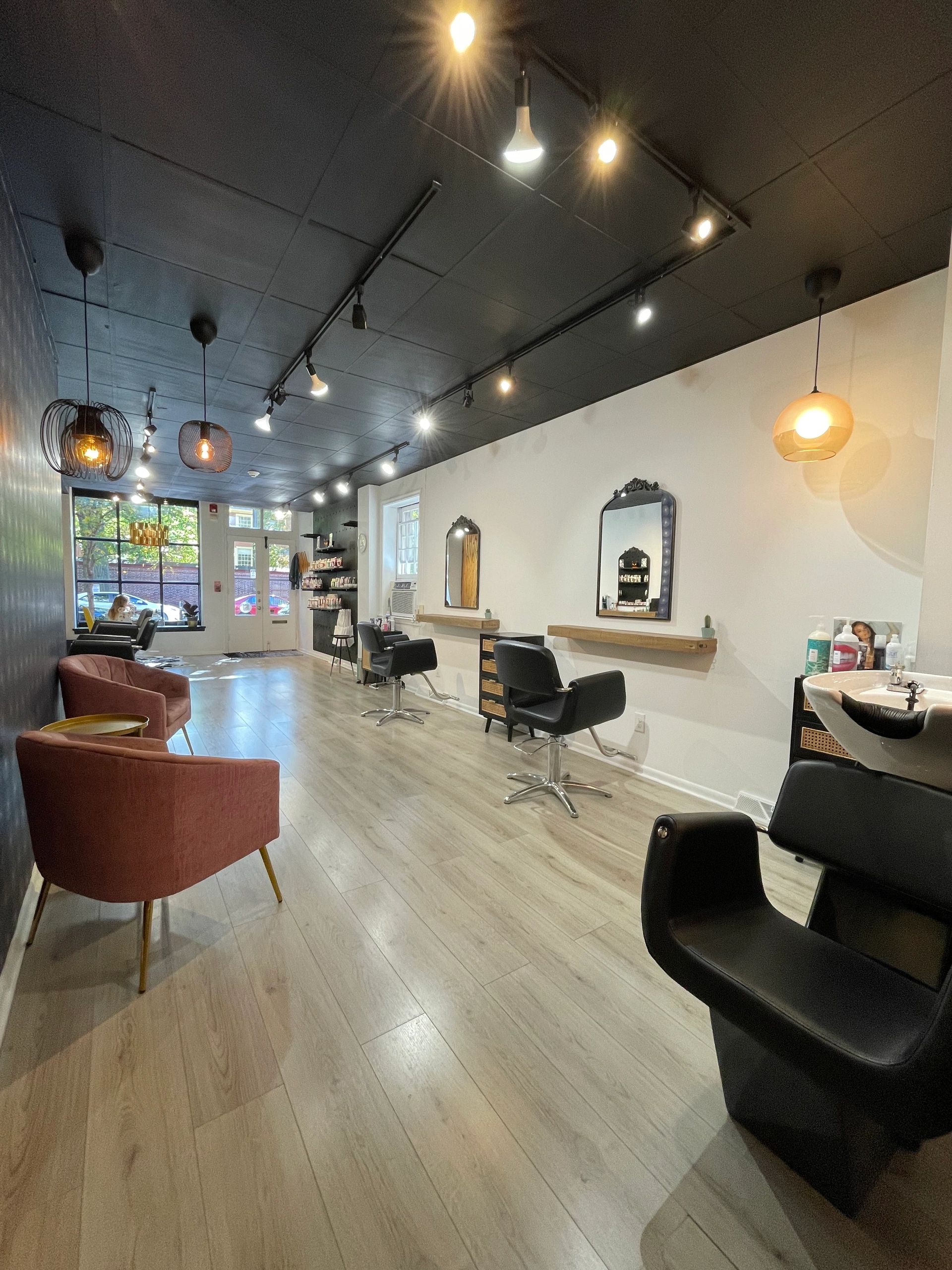 Salon Ballyhoo - Hair Salon and Stylist - Philadelphia, Pennsylvania