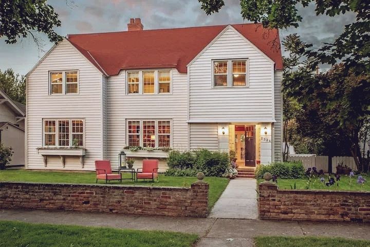 Blue Door Inn - Boutique Hotel in Baker City, OR