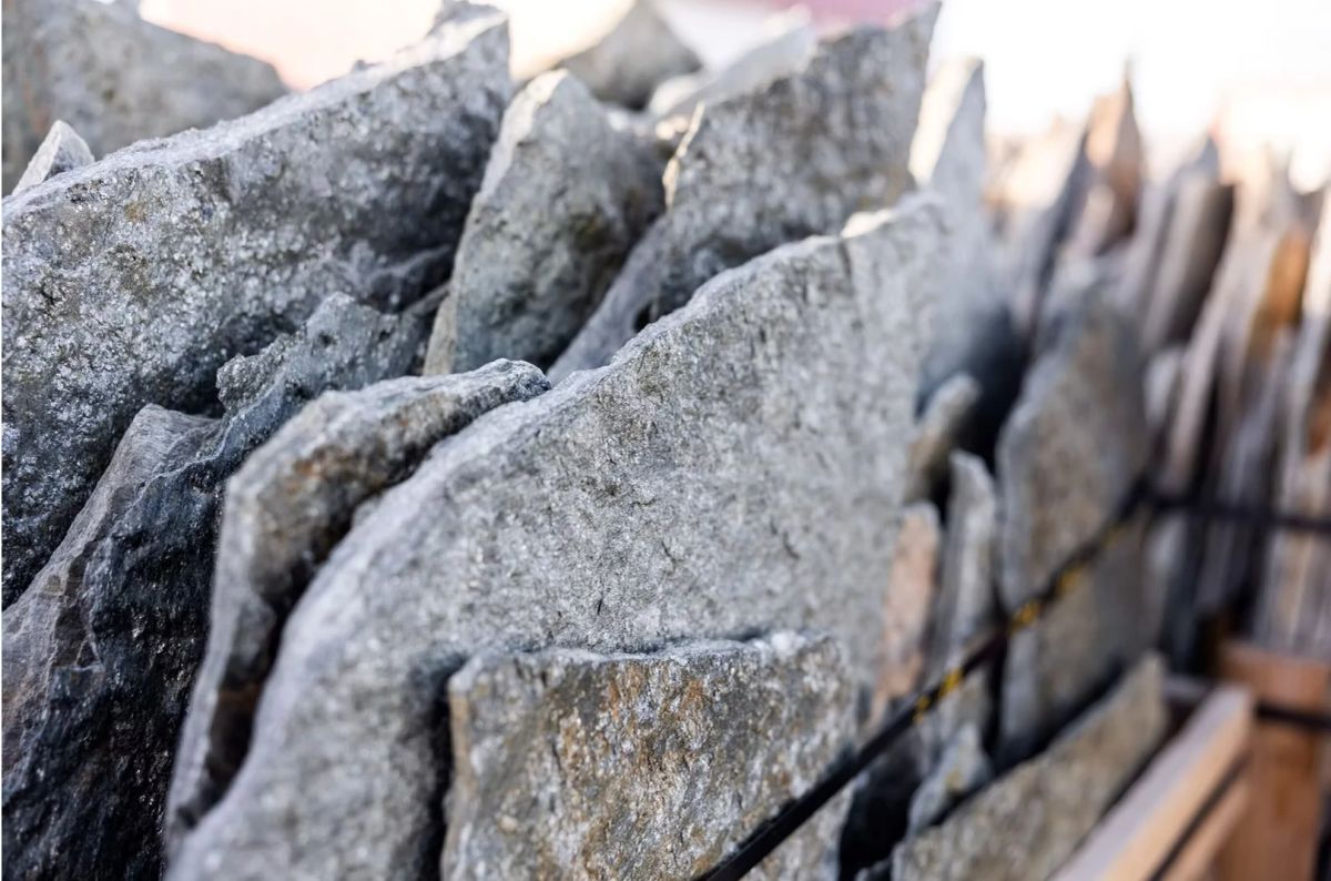 Silver Strike Flagstone