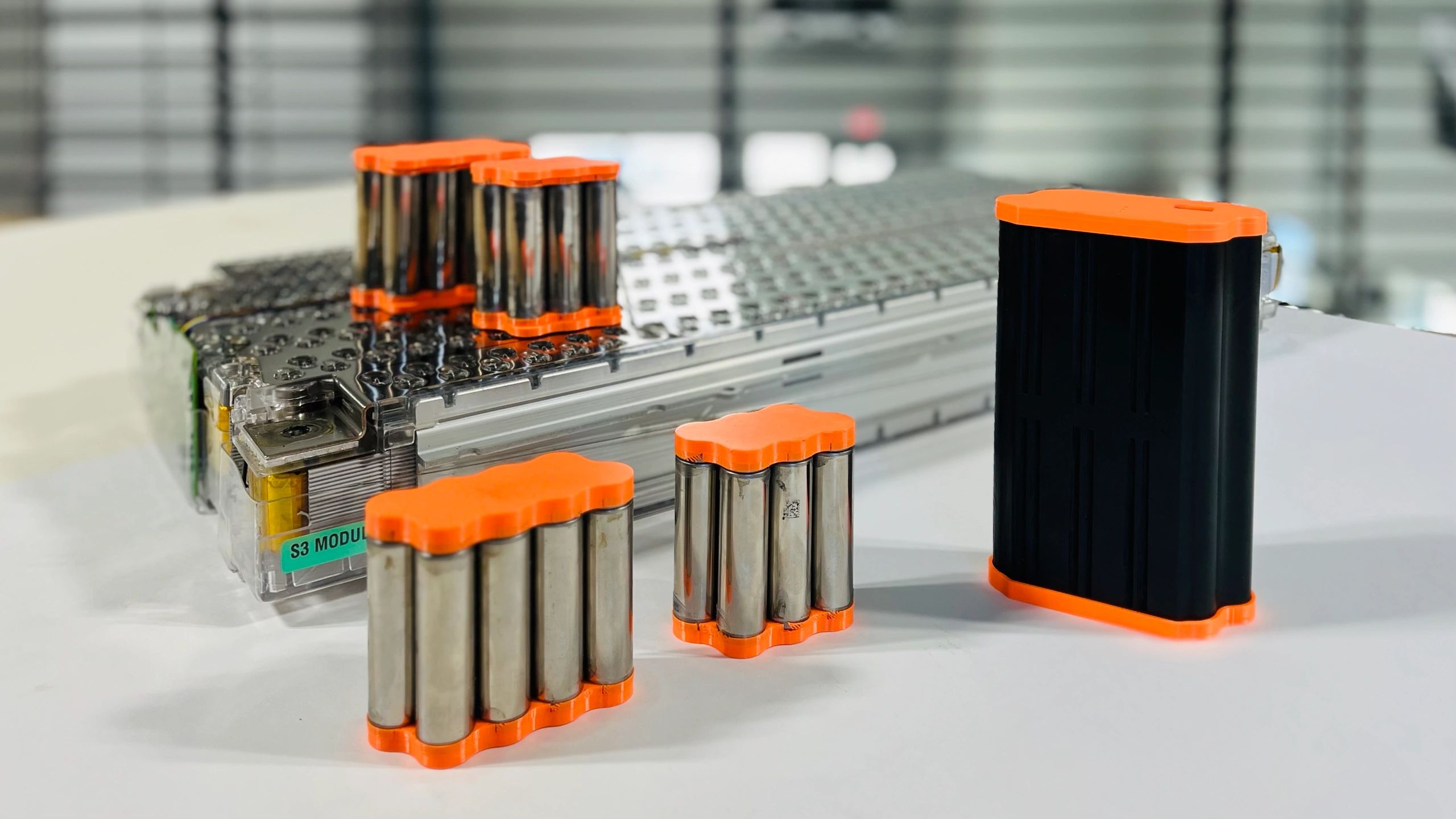 re/cell launches groundbreaking lithium-ion 'blocks'