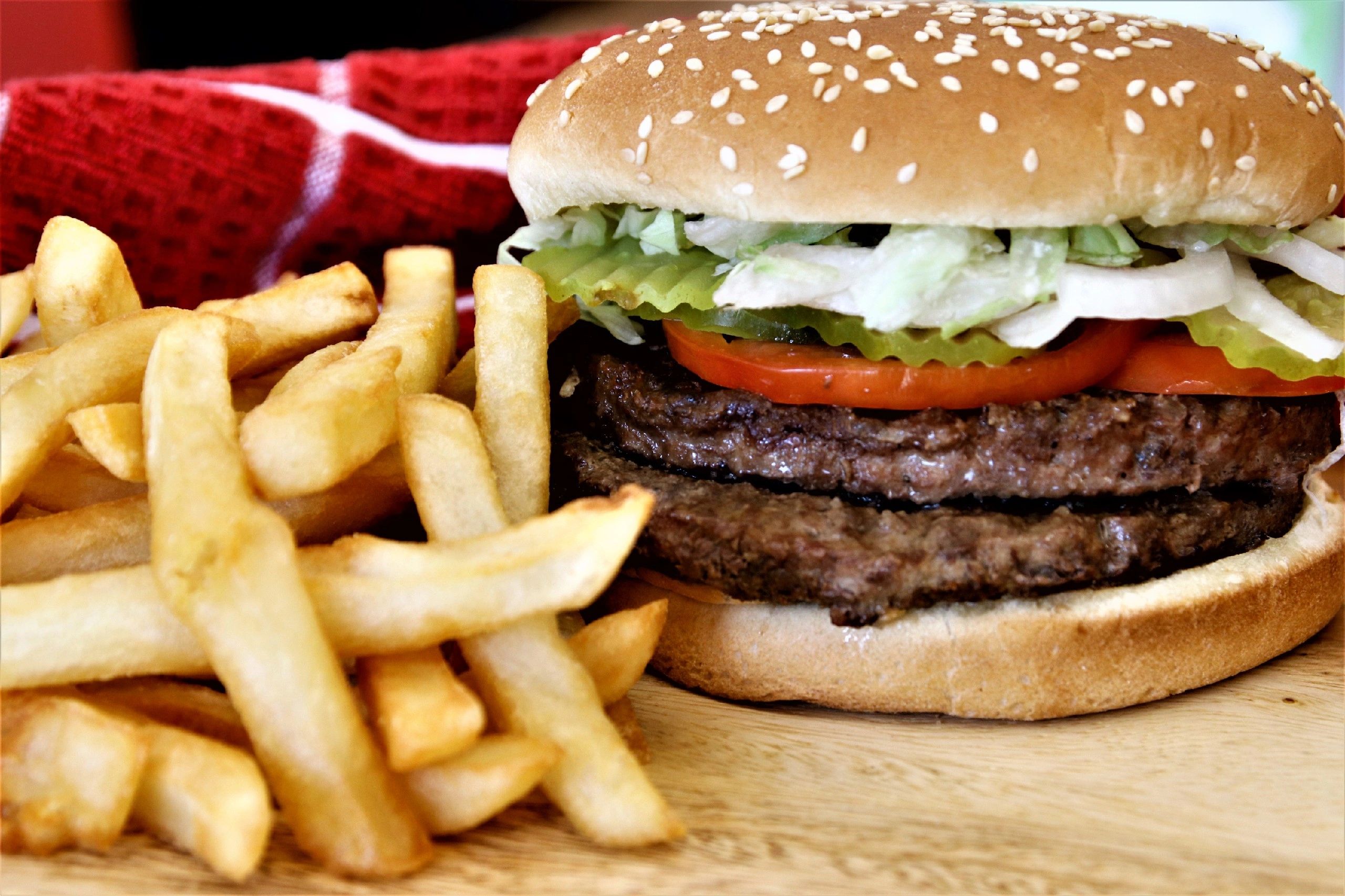 HAMBURGERS & MUFFULETTAS