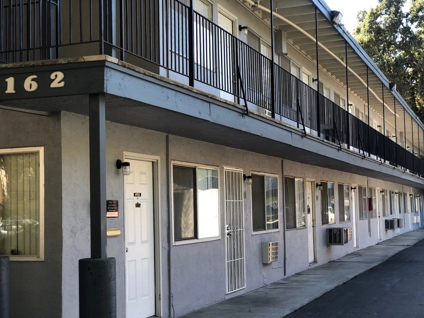 College Street Apartments