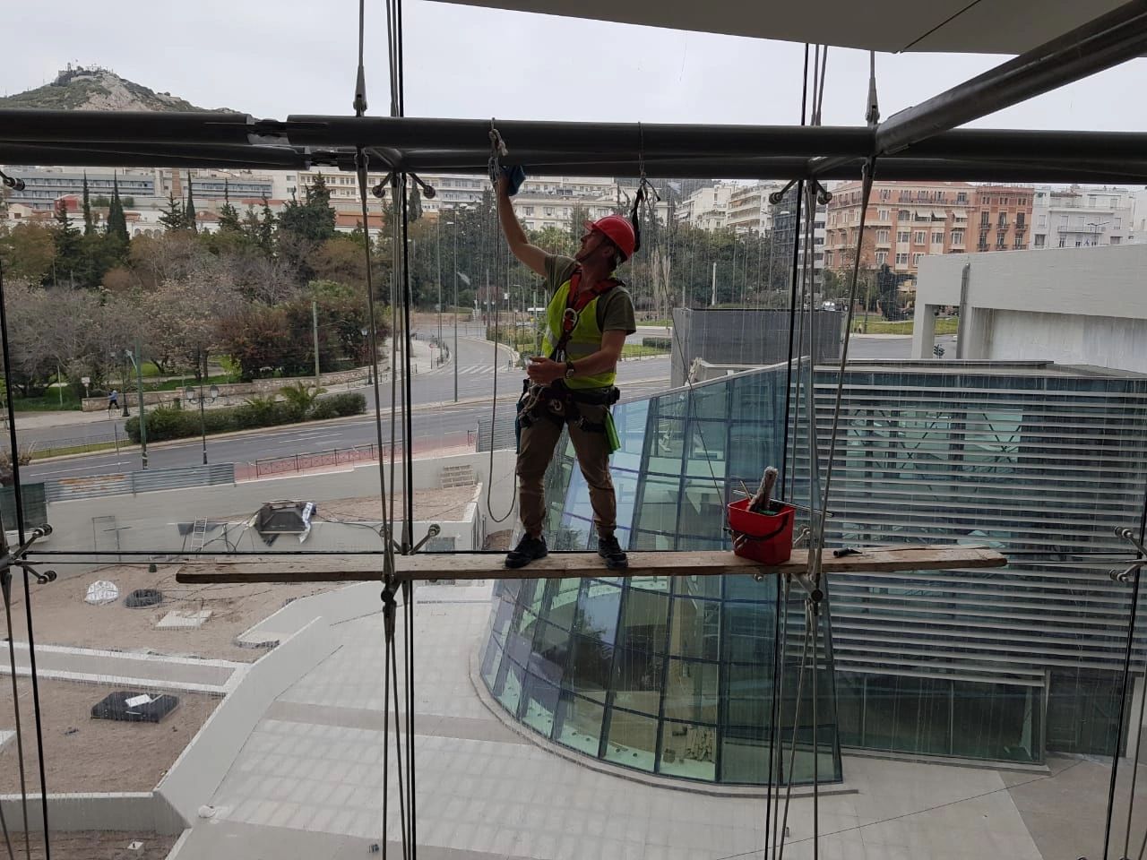 καθαρισμος τζαμιων, καθαρισμος υαλοπινάκων, με πιεστικο, ψηλα κτιρια ...