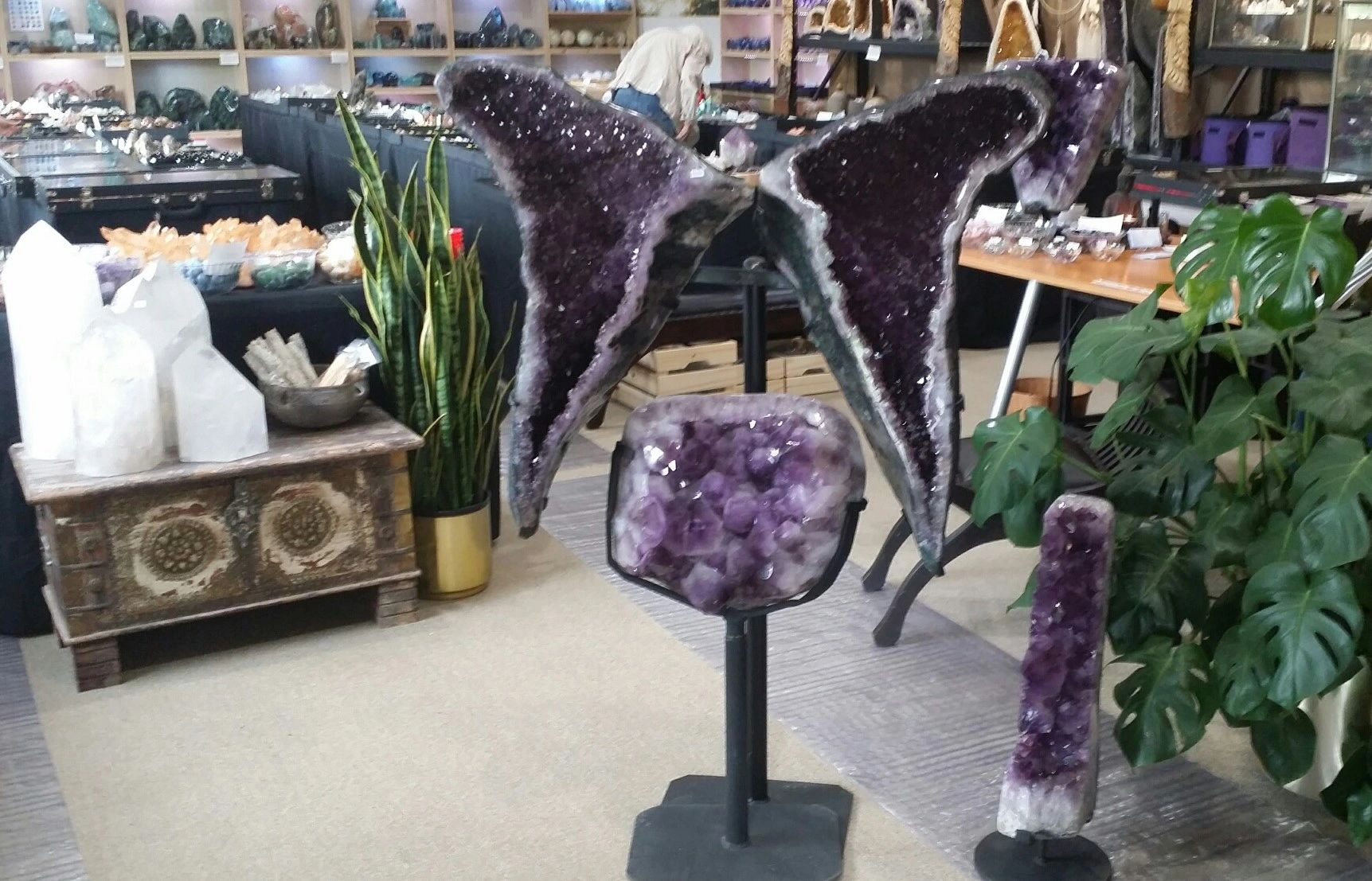 Crystal Garden Rock Shop - Rock Shop, Gifts