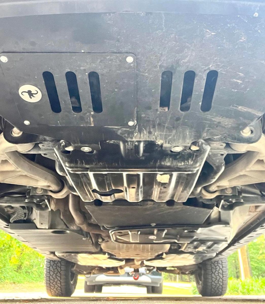 WK2 SUMP SKID PLATE with access panel