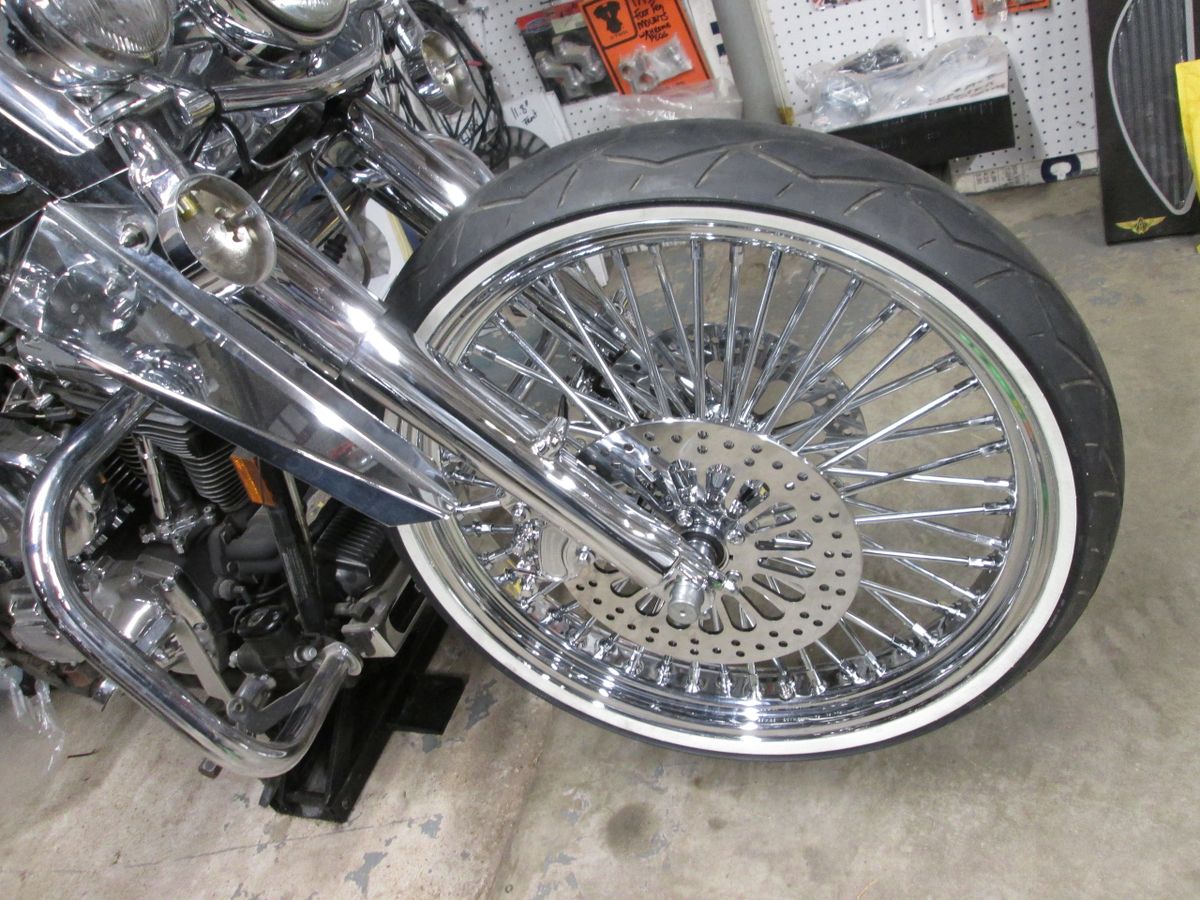 vee rubber white walls