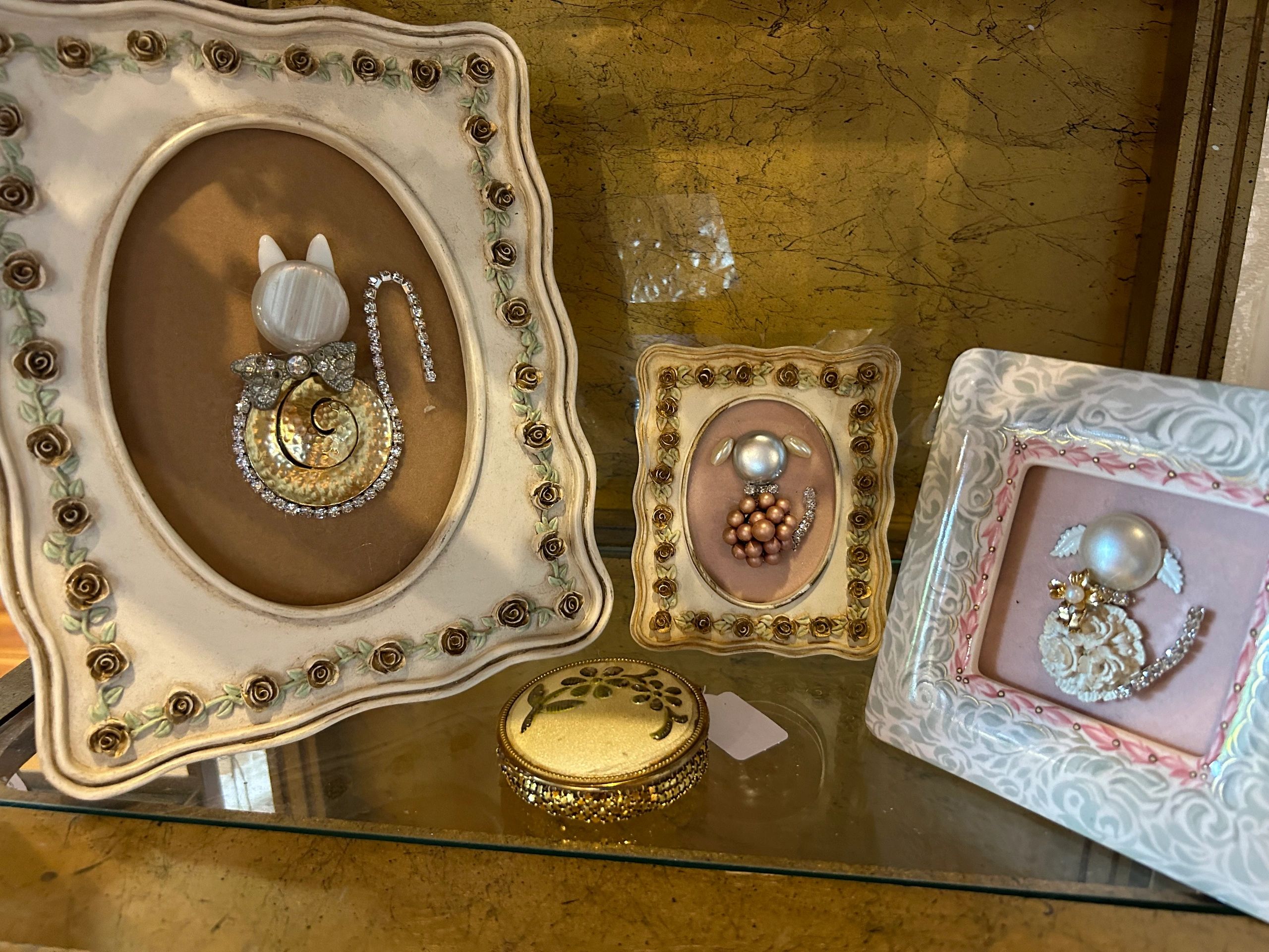 Home Decor - The Shoppes at Homespun