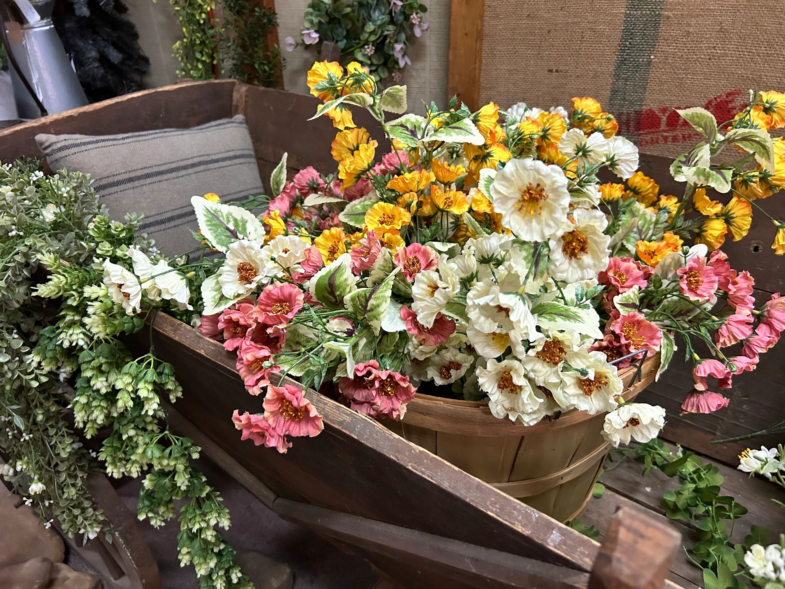 Home Decor - The Shoppes at Homespun