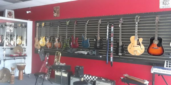 PLAY IT AGAIN JAMS - Music Store, Used Musical Instruments