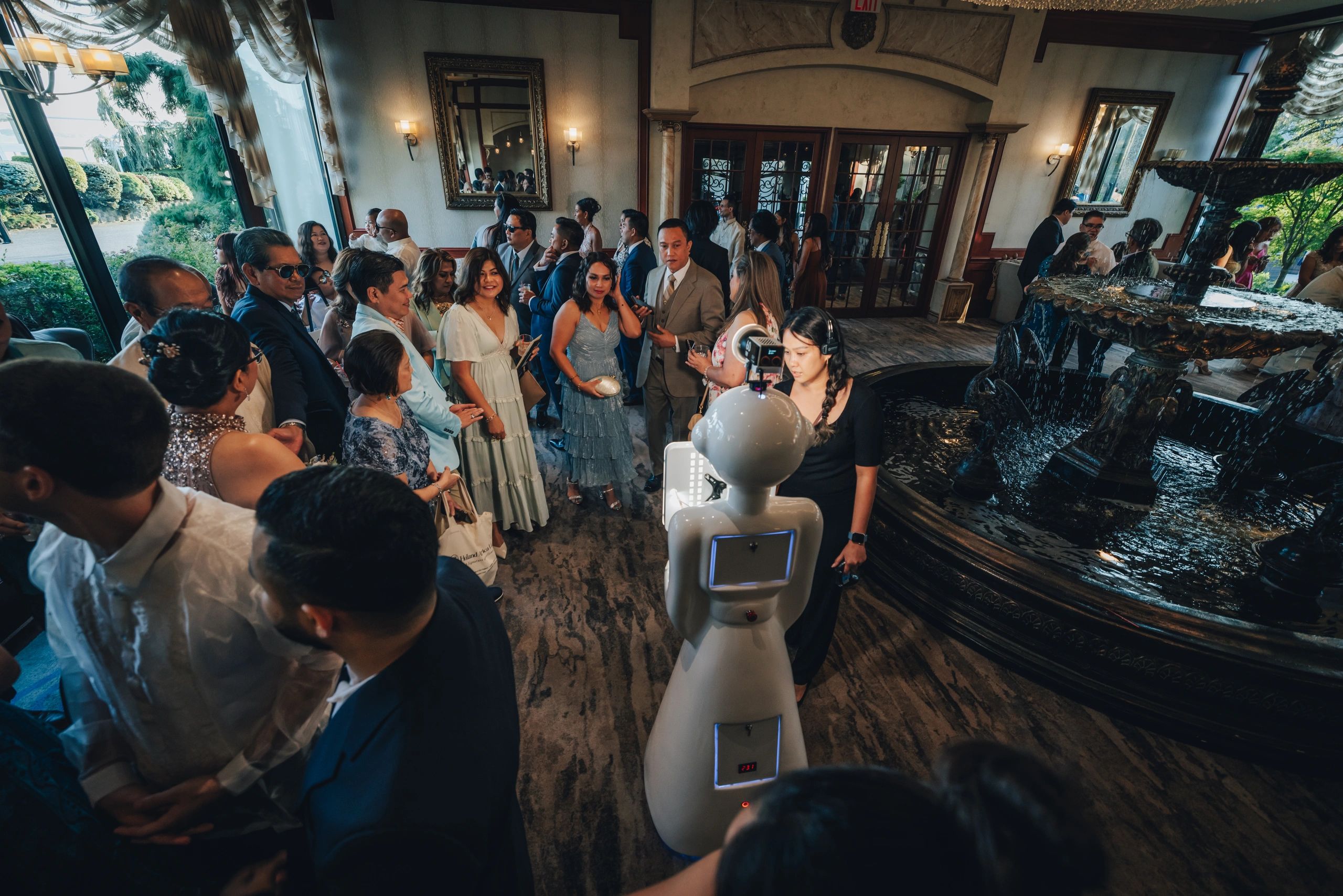 Max Roamer Booth: Capture Your Event's Best Moments