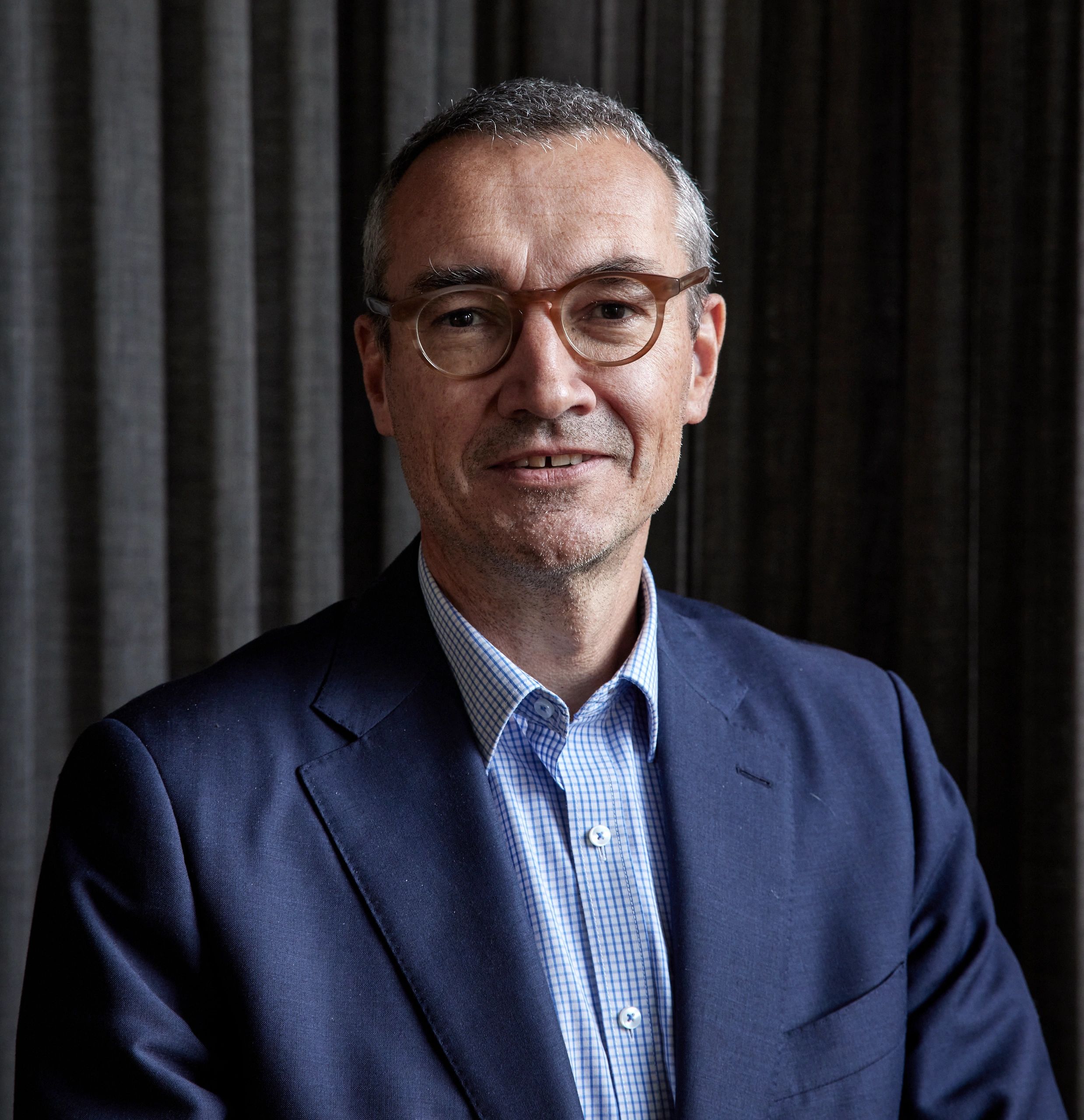 Parathyroid Surgeon - Stephen Farrell Endocrine Surgeon