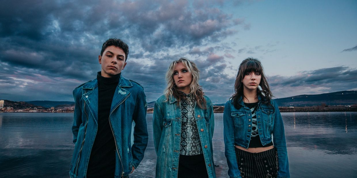 About Us | Freeze the Fall Band