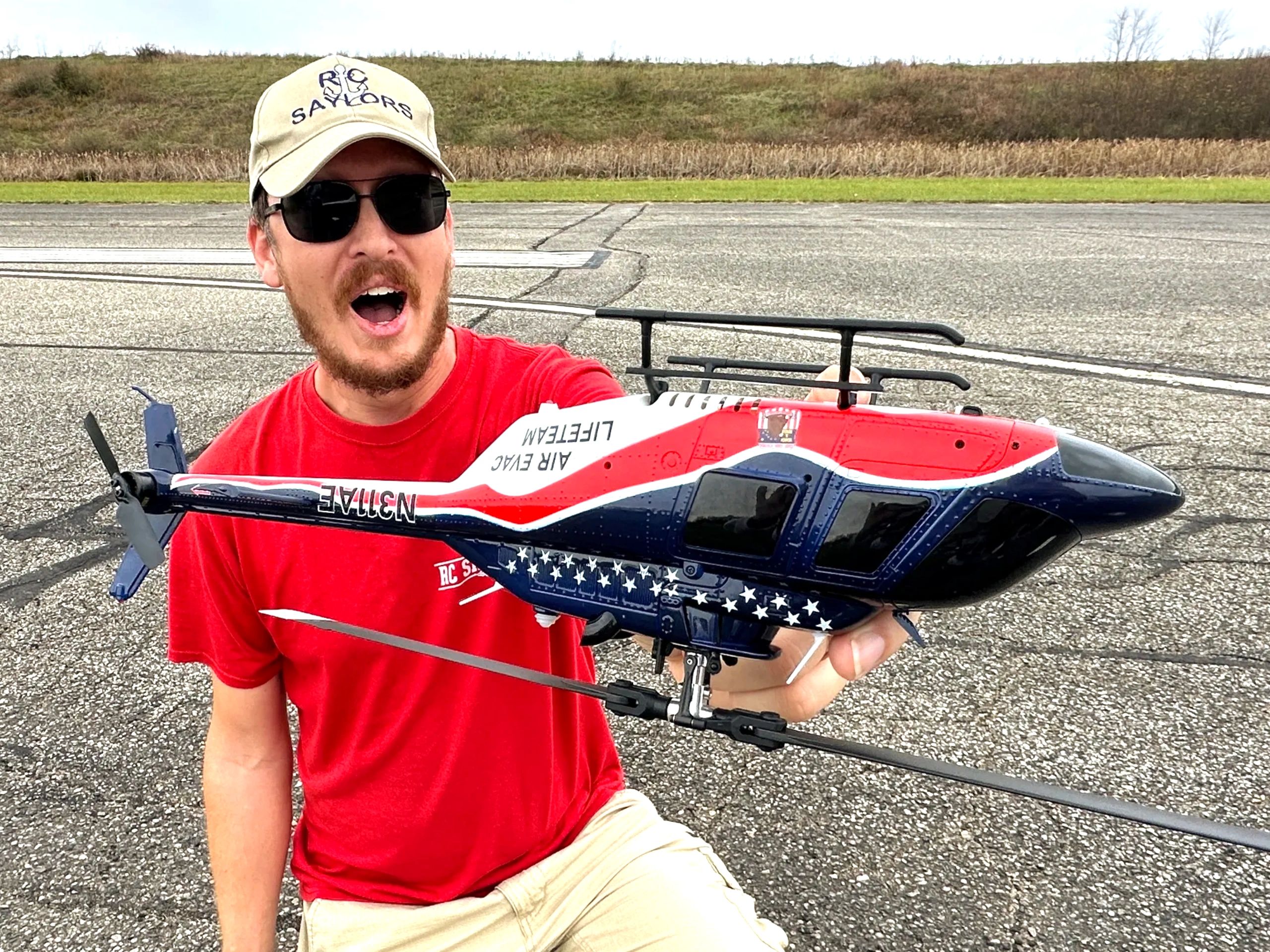 Fly Like a Pro with the Eachine E186 1:27 Bell-206 RC Helicopter