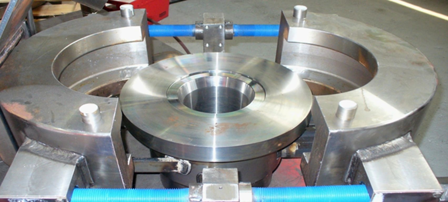 Quick Opening Closure Spare Parts. Double Bolt IOM