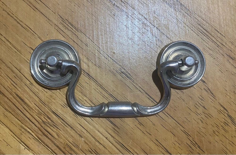 10 Chrome Modern Pulls