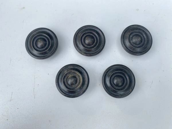 5 Hub Cap Design Metal Knobs