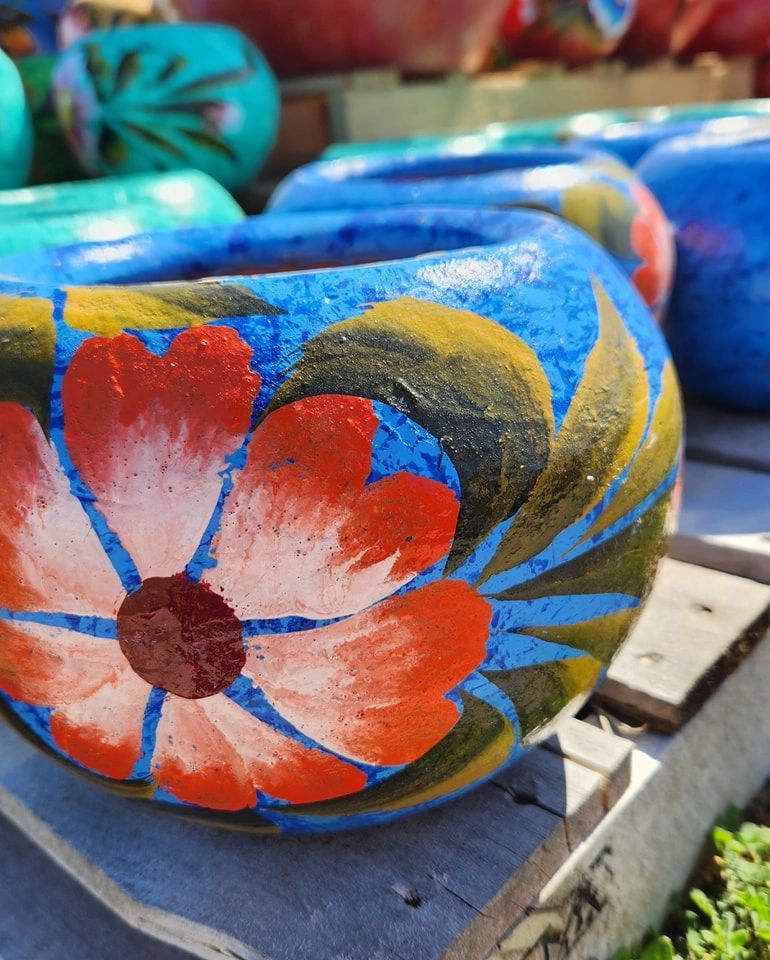 FLOWER COLORFUL CLAY POT