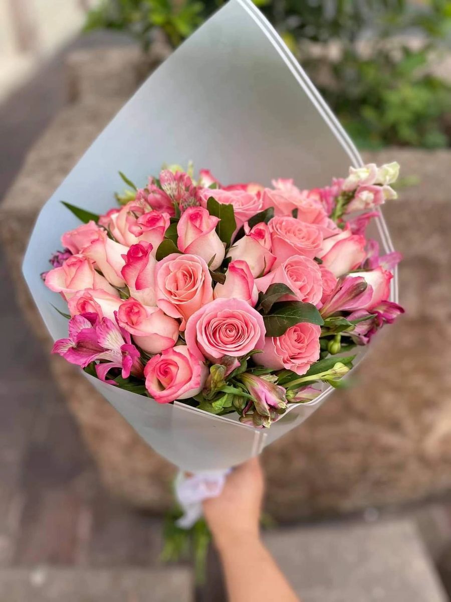 Bouquet 24 Rosas y Astromelia