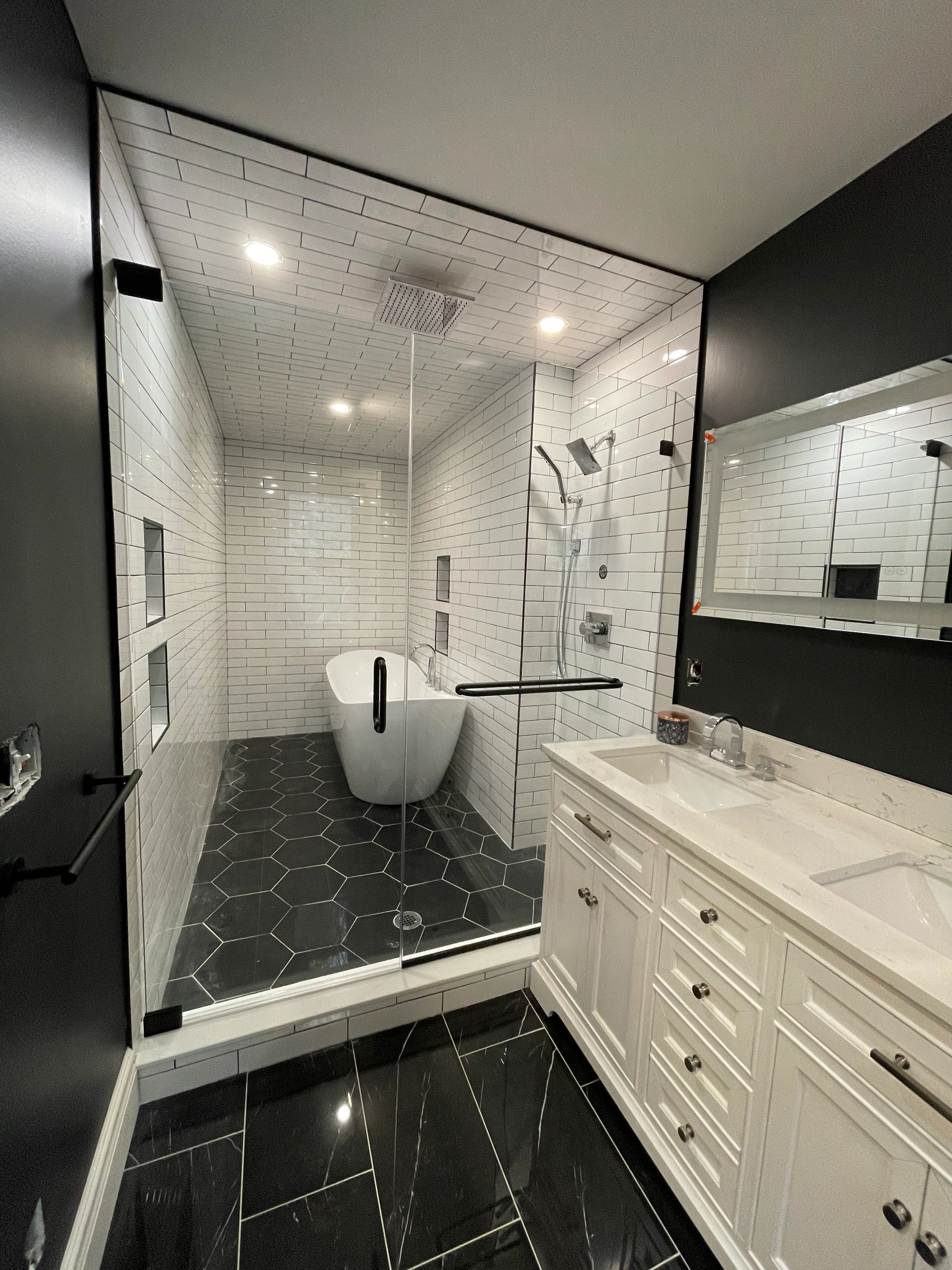 Glass Shower Doors - Freedom Glass and Mirror