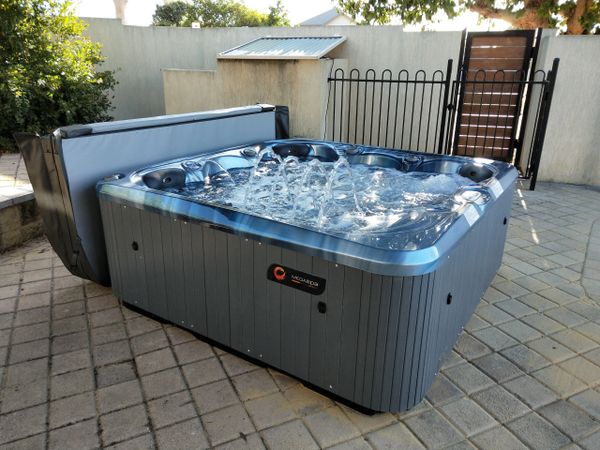 Portable Spas - Mega Spa