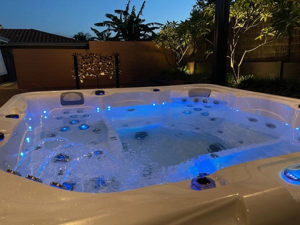 Portable Spas - Mega Spa