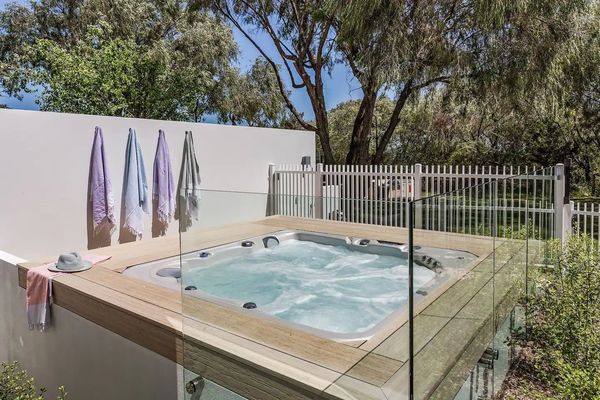 Portable Spas - Mega Spa