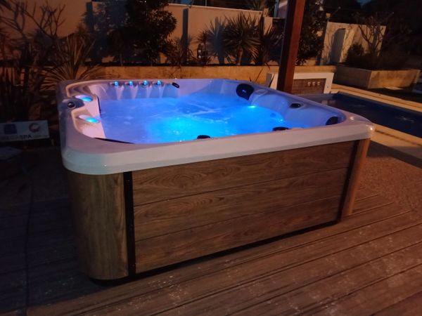 Portable Spas - Mega Spa
