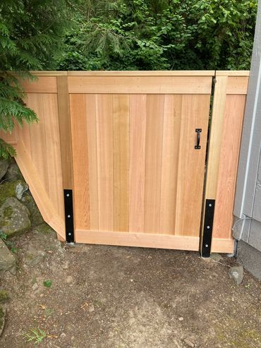 Portland Cedar Fences & Gates - Embassy Enterprises